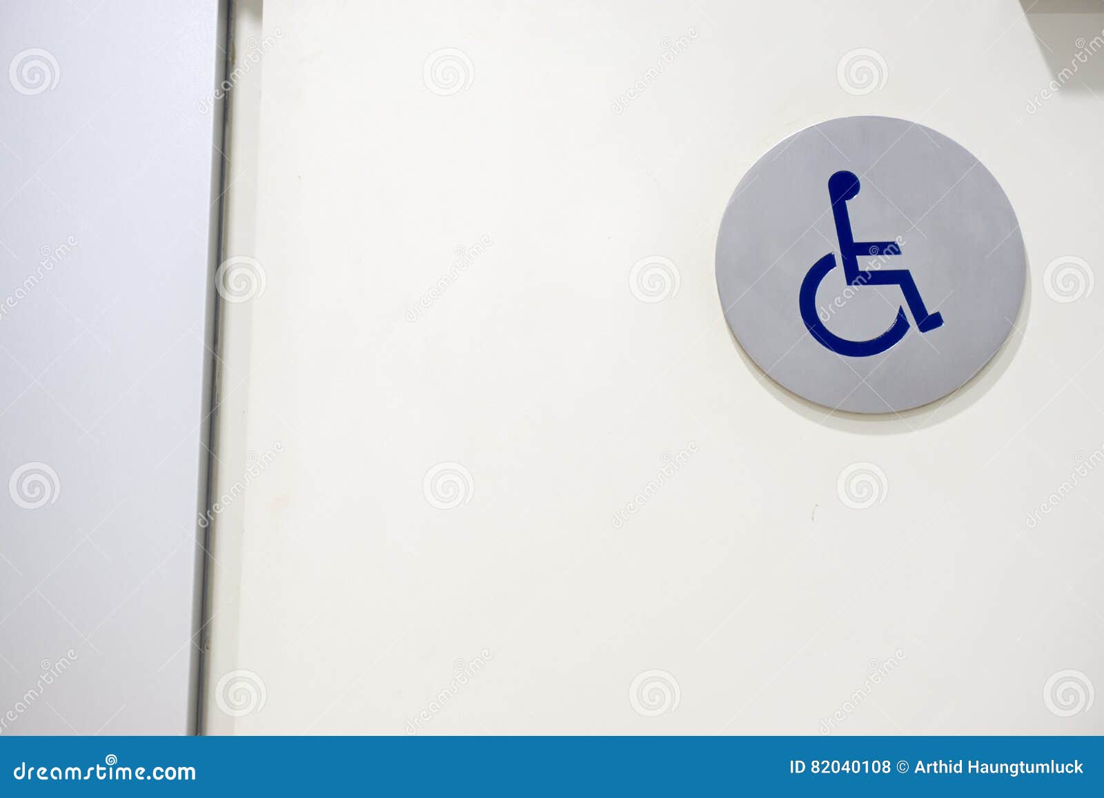 Symbole Der Behinderten Toilette Stockfoto - Bild von badezimmer ...