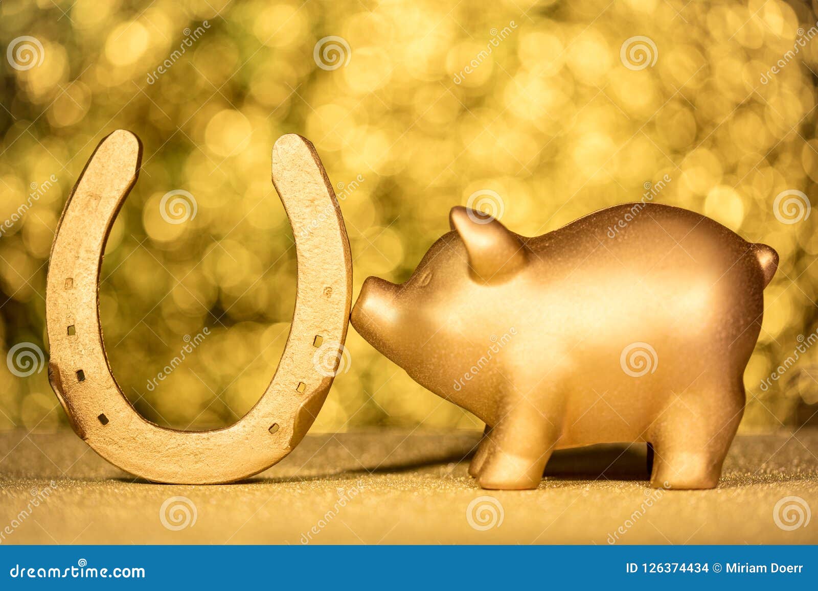 Symboles d'or de la chance photo stock. Image du neuf - 126374434