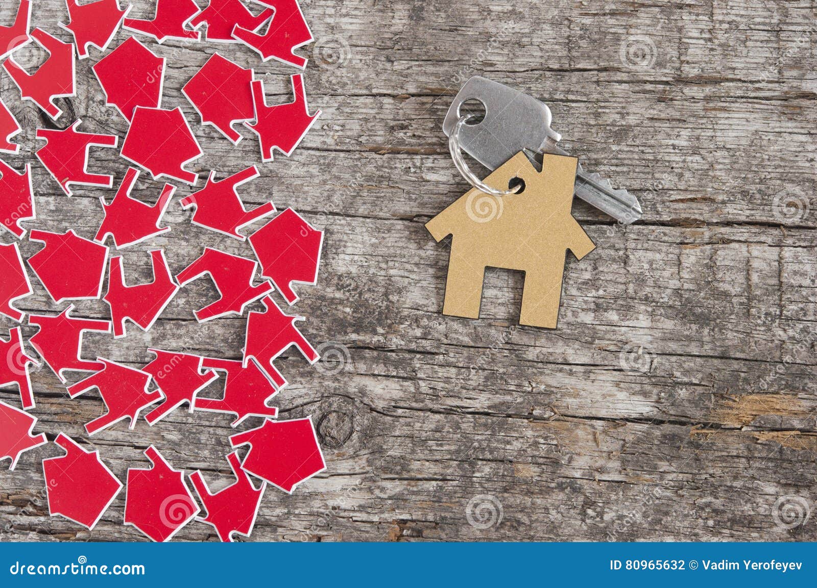 Symbool Van Het Huis Met Zilveren Sleutel Stock Foto - Image of droom ...