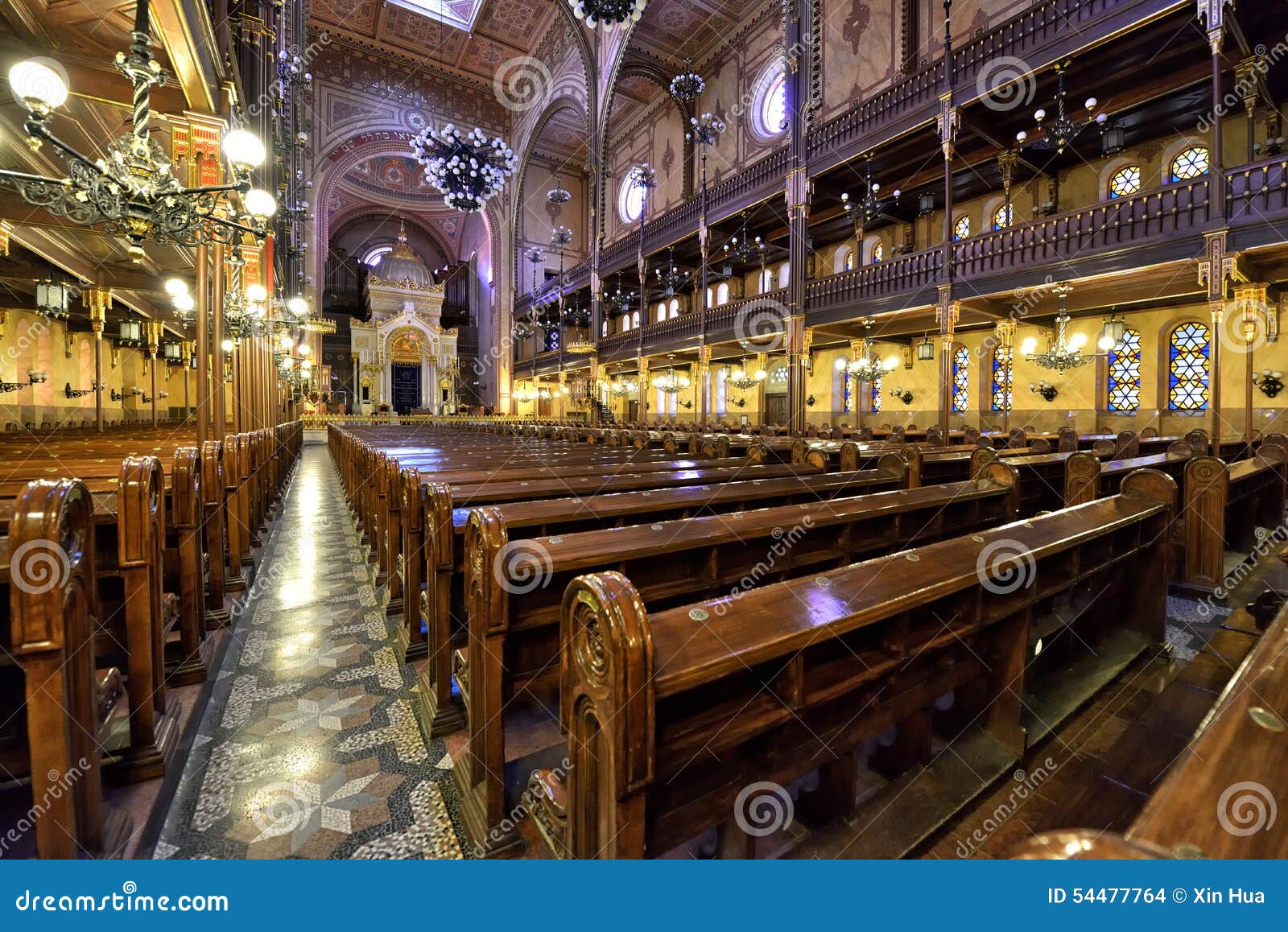 Synagoge in Budapest redaktionelles stockbild. Bild von byzantinisch ...