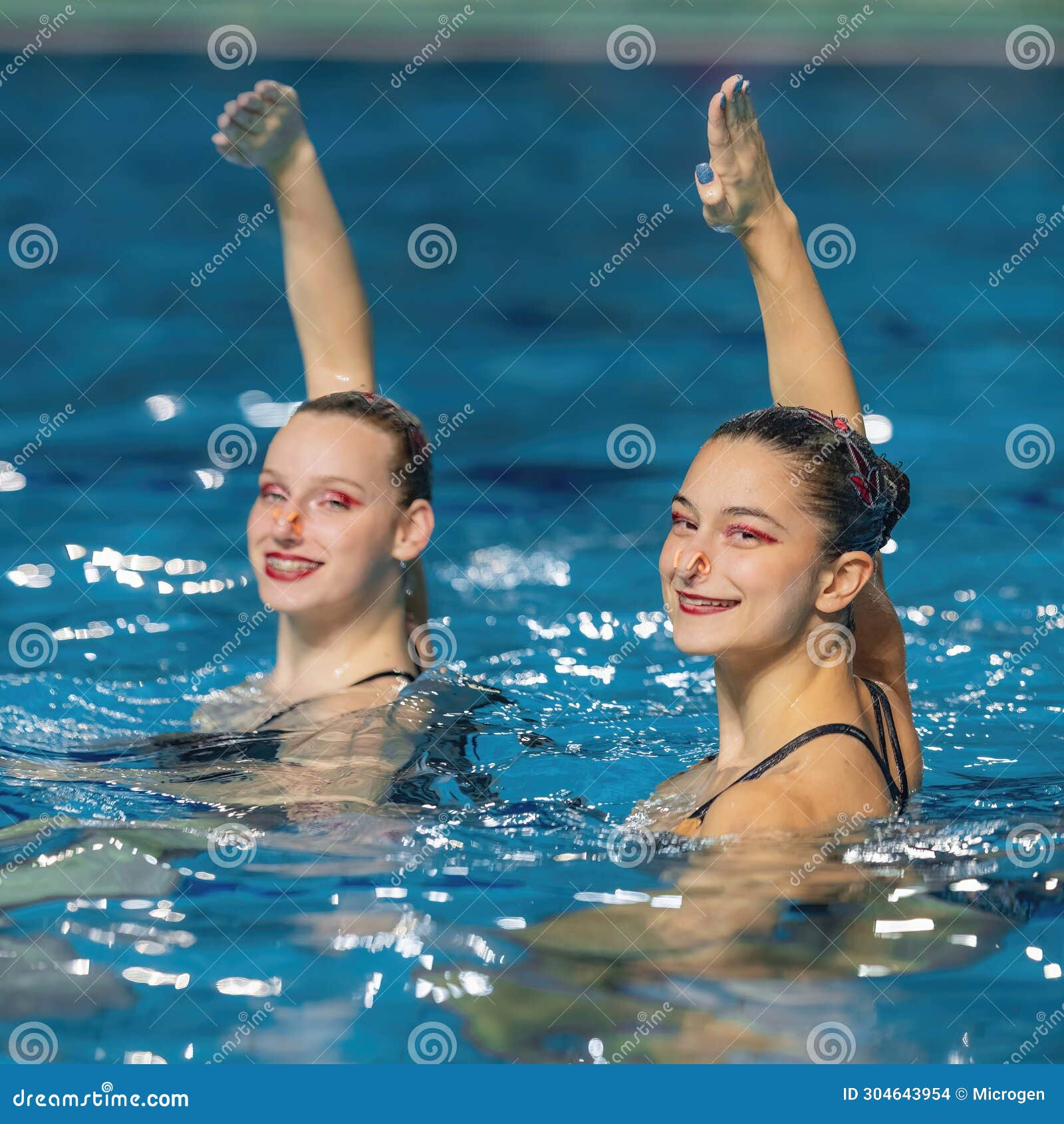 Synchronized Swimming Duet Dance. Synchronized Swimming Duet Enchants ...
