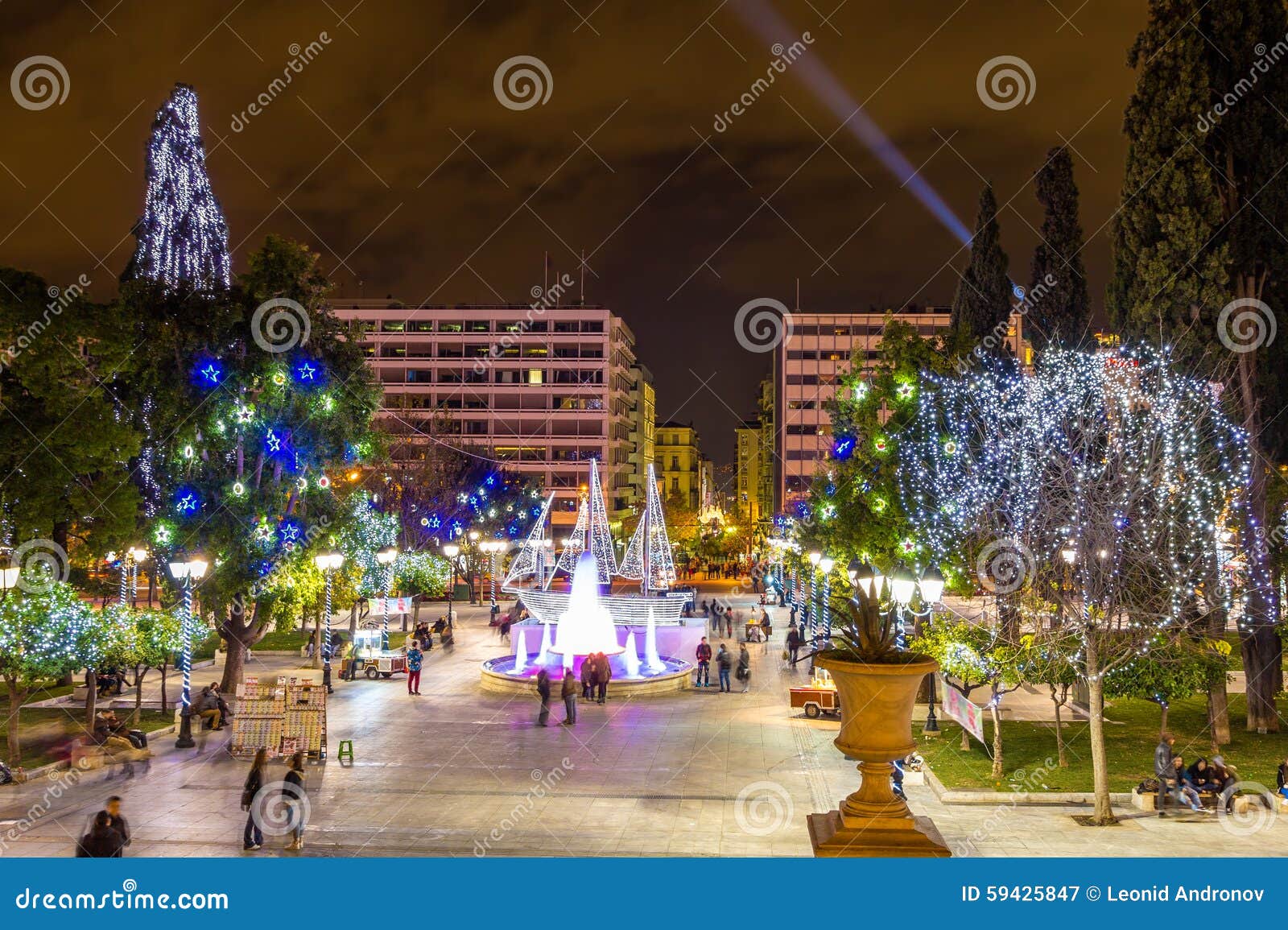 Syntagma Square in Athens before Christmas Editorial Photography ...