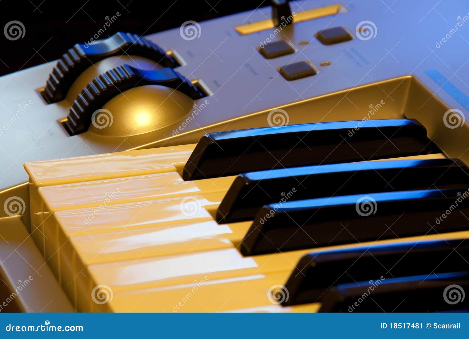 Synthesizer Keyboard and Controls Stock Image - Image of classical ...
