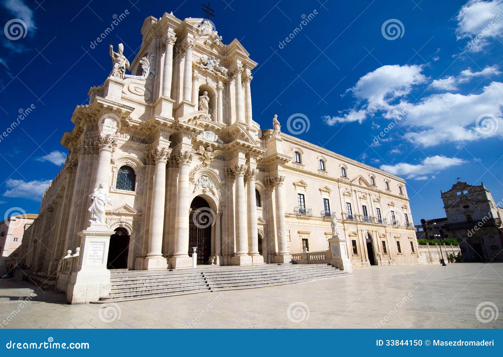 Syrakus, der Duomo stockfoto. Bild von kathedrale, ferien - 33844150