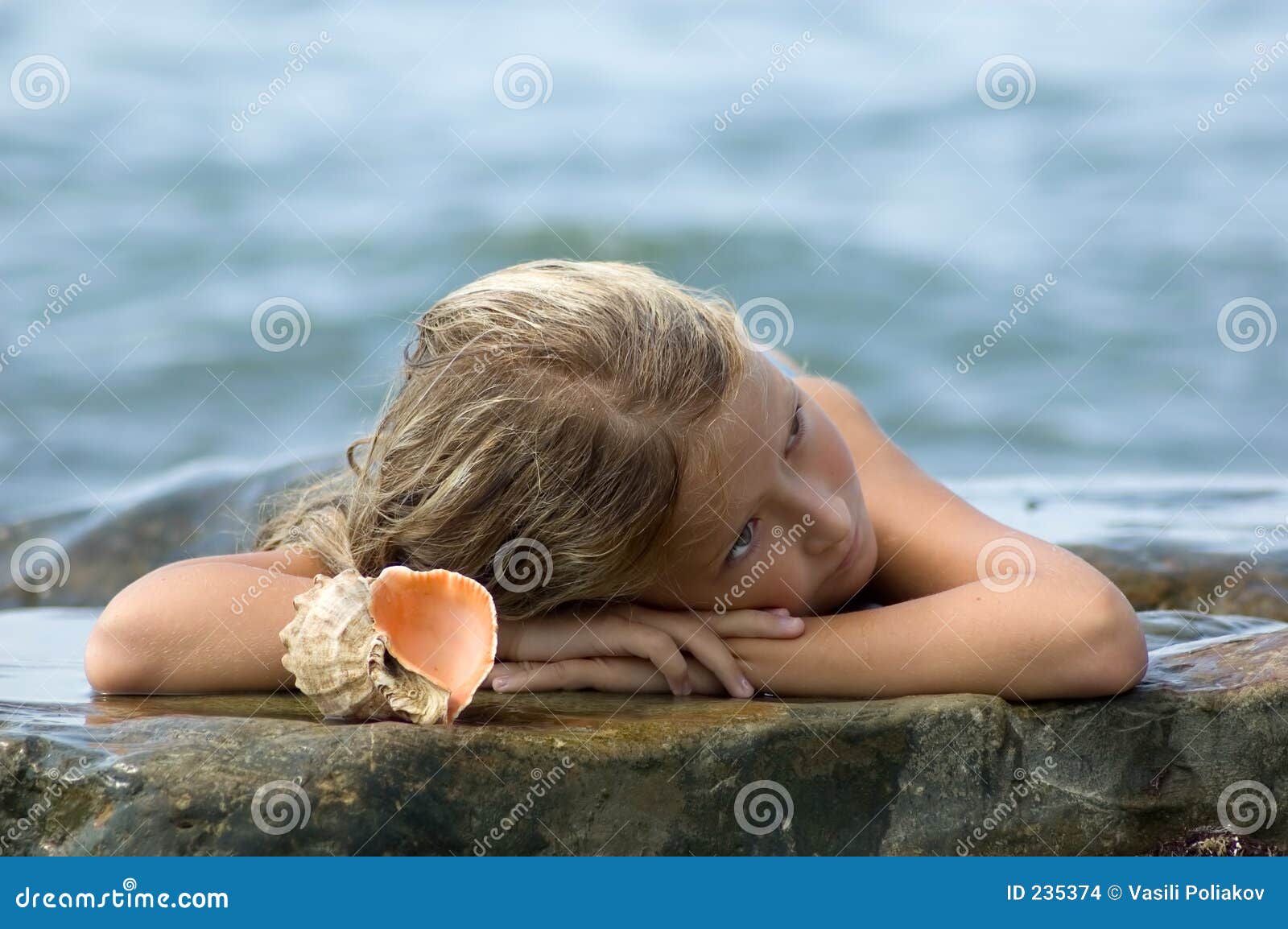 Syreny śnić zdjęcie stock. Obraz złożonej z układanie, oceany - 235374