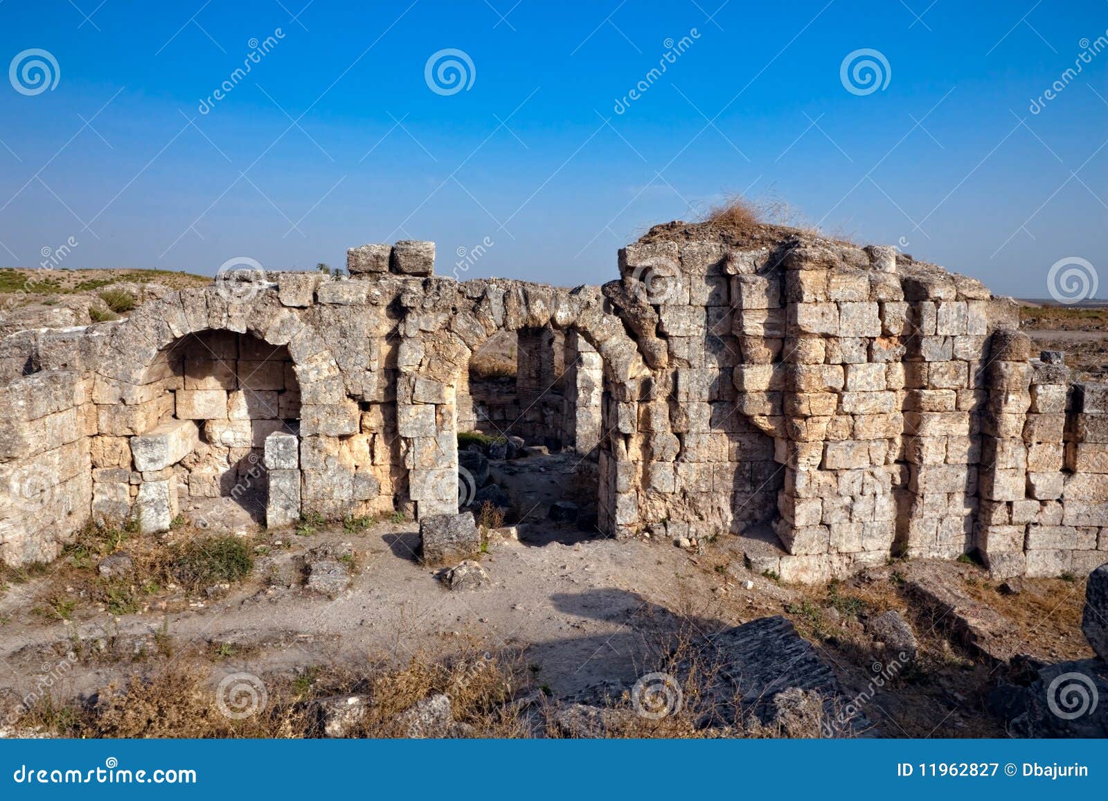 Syria - Apamea stock image. Image of east, citadel, historical - 11962827