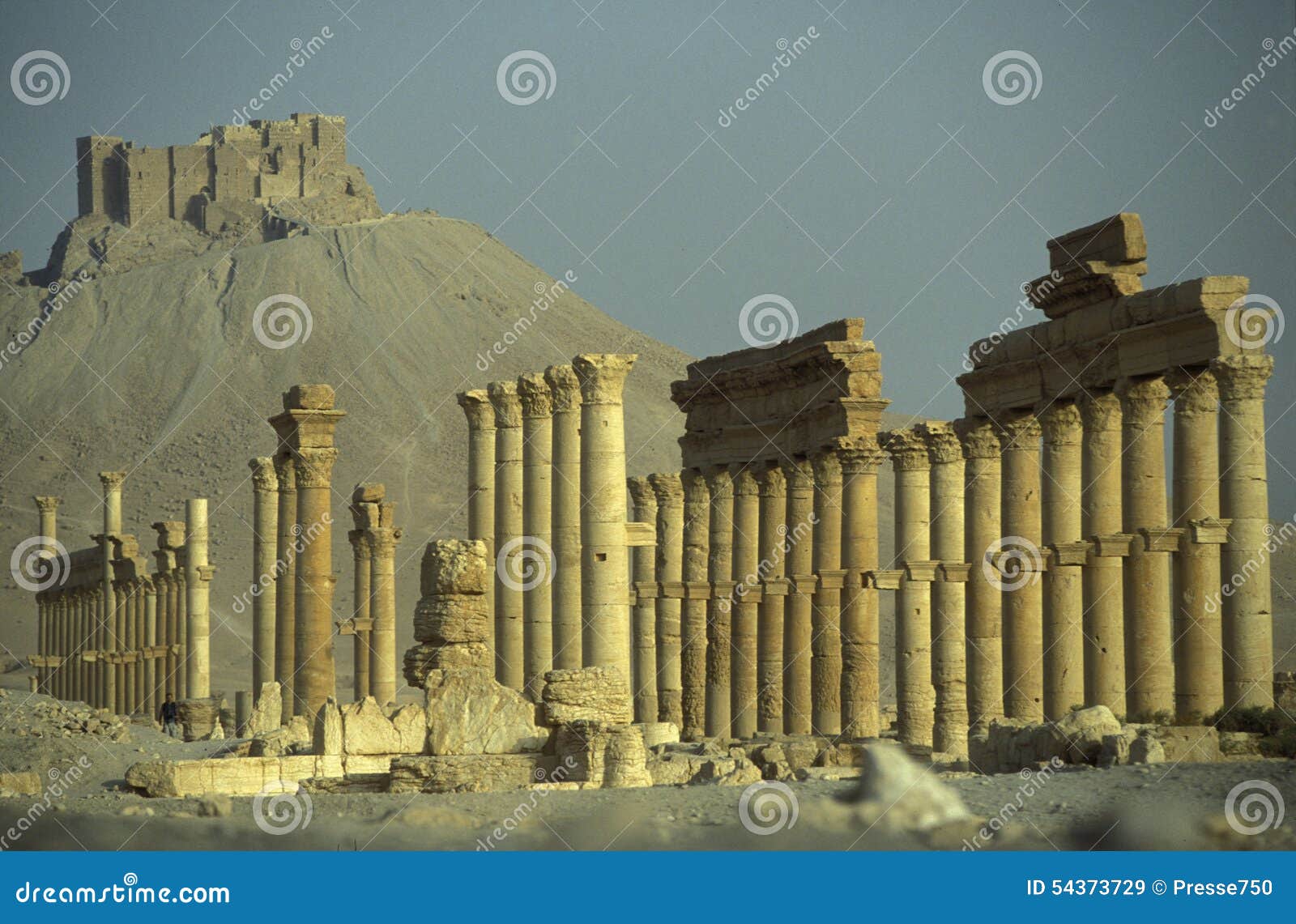 SYRIA PALMYRA ROMAN RUINS editorial stock image. Image of ruin - 54373729