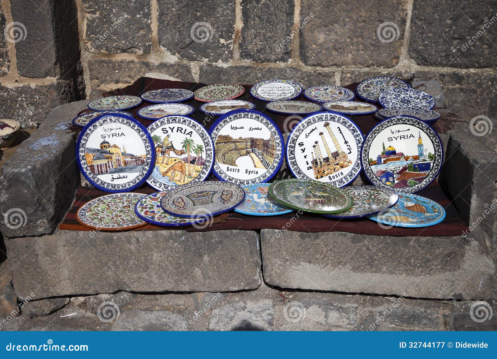 Syrian ceramic plates stock image. Image of stone, arabic - 32744177