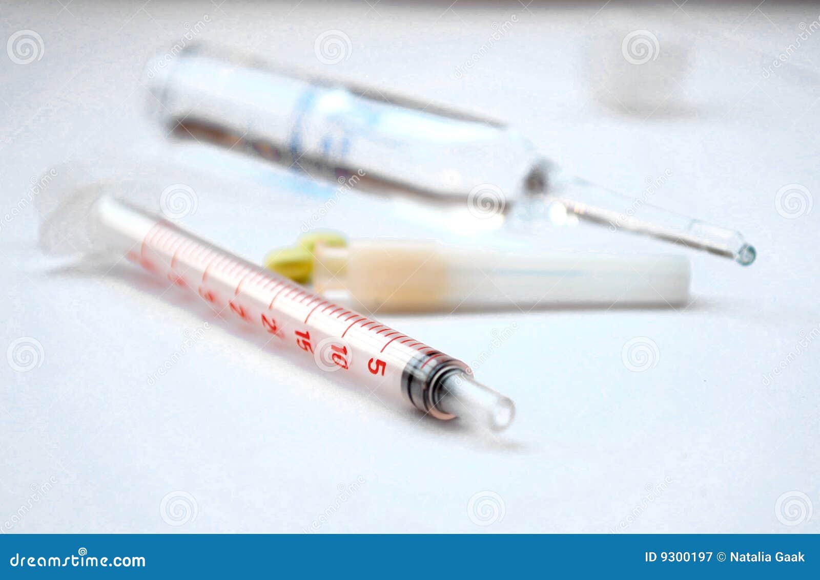 SYRINGE AND TABLET Picture. Image: 9300197