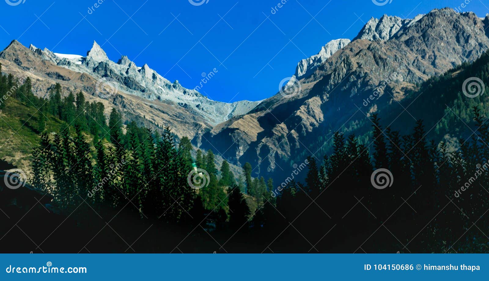 Szczyt himalaje zdjęcie stock. Obraz złożonej z johnnie - 104150686