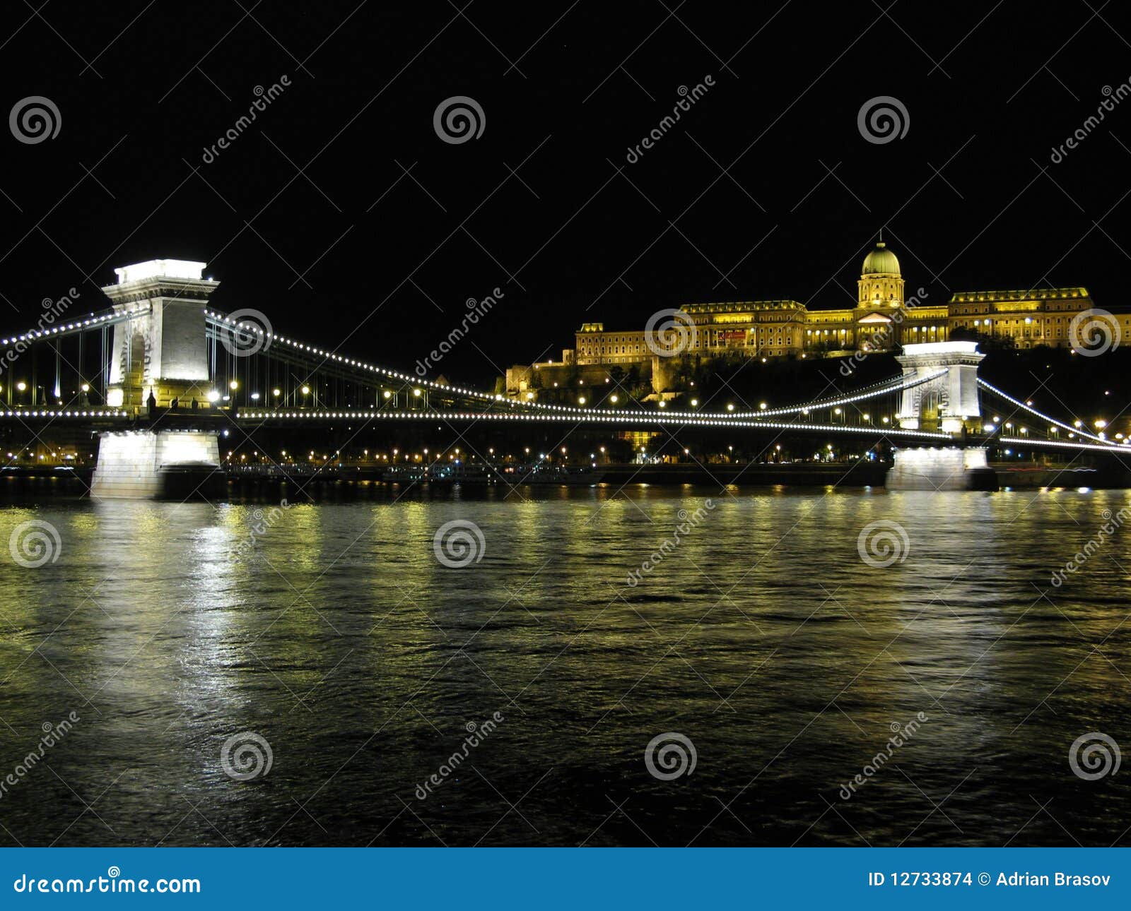 Szechenyi Chain Bridge Over the Danube Stock Photo - Image of chain ...