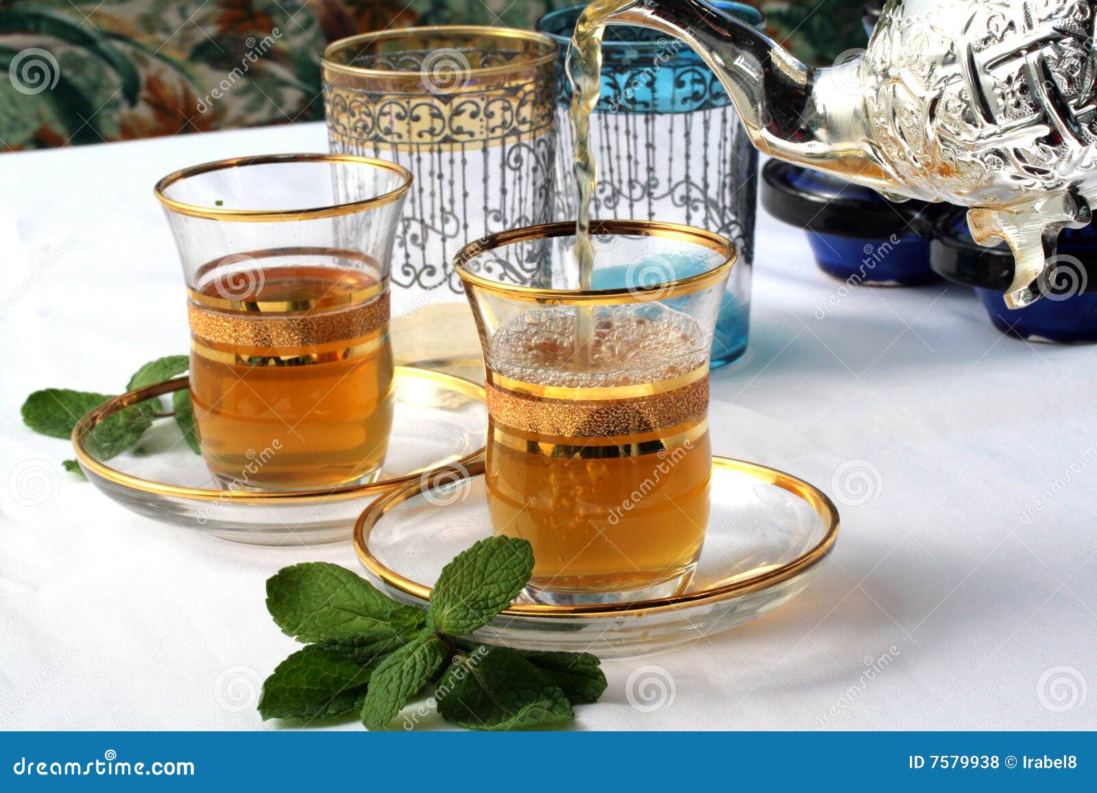 Tè Marocchino Tradizionale Della Menta Fotografia Stock - Immagine di ...