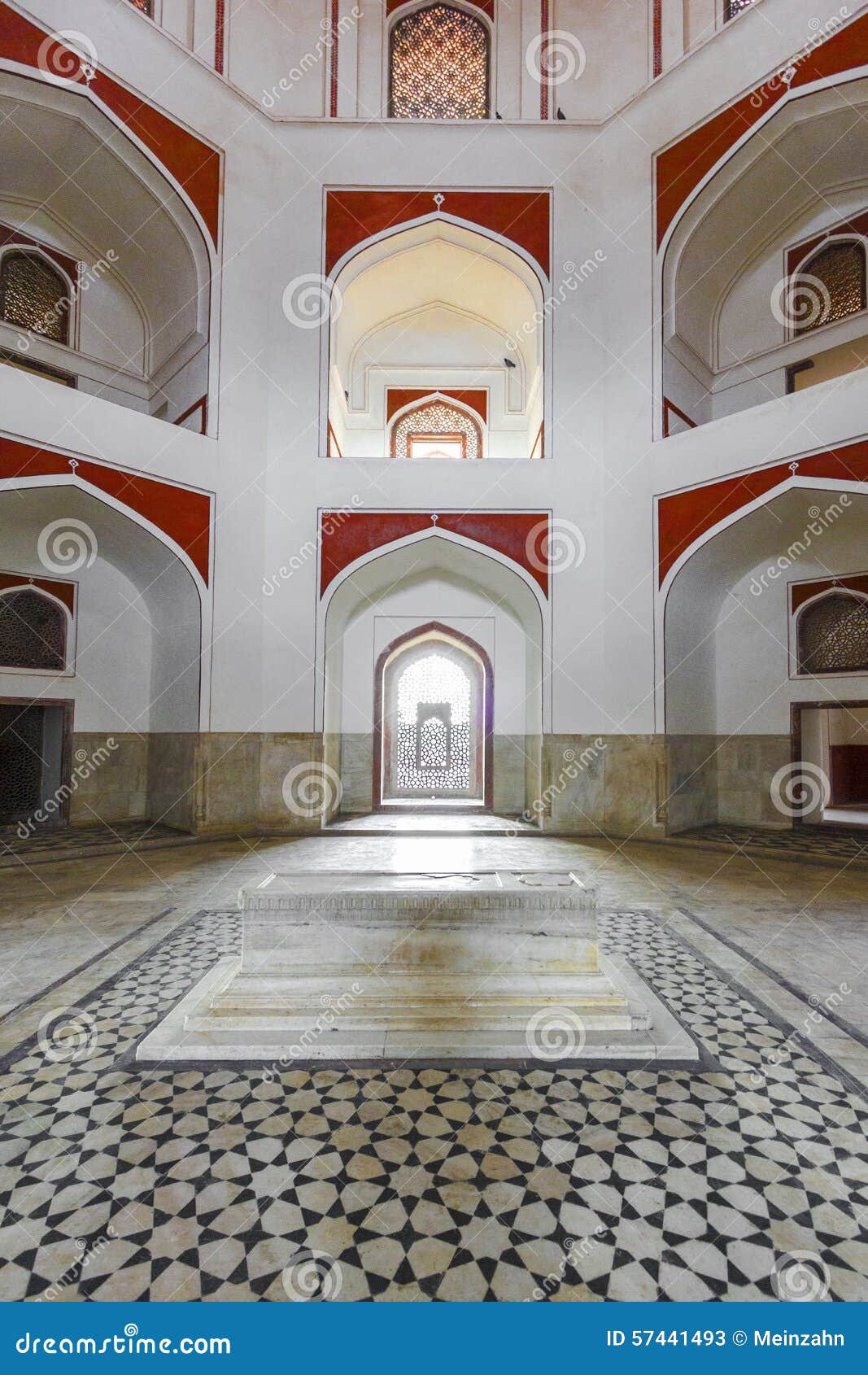 Túmulo Interno Dos Humayuns Com Túmulo De Mármore Foto de Stock ...