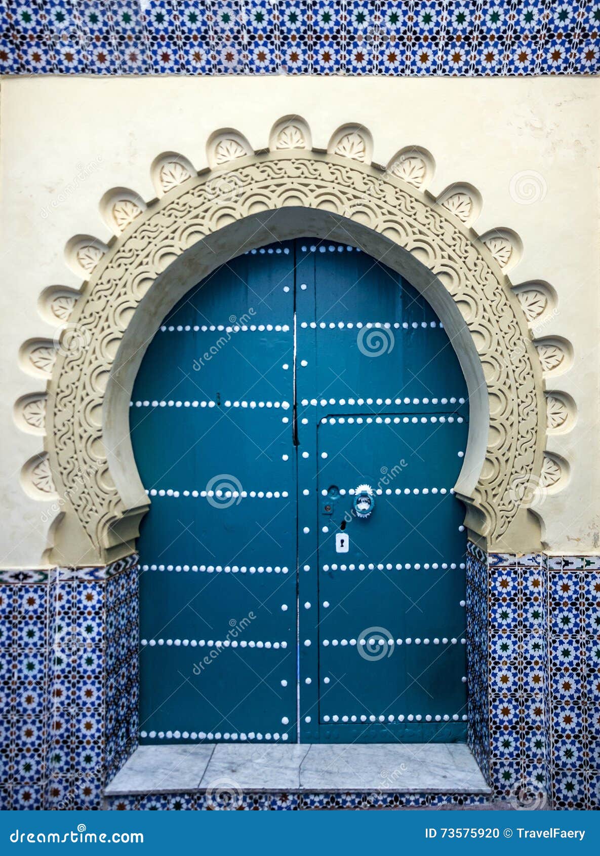 Tür Der Alten Moschee, Tanger, Marokko Stockfoto - Bild von medina ...