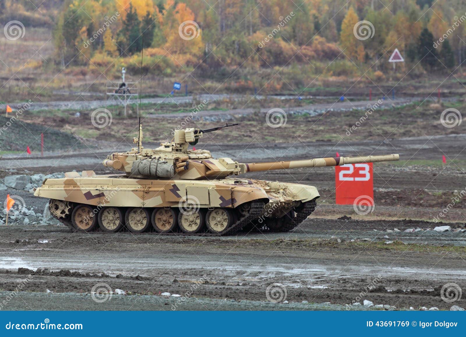 T-72 стоковое изображение. изображение насчитывающей русско - 43691769