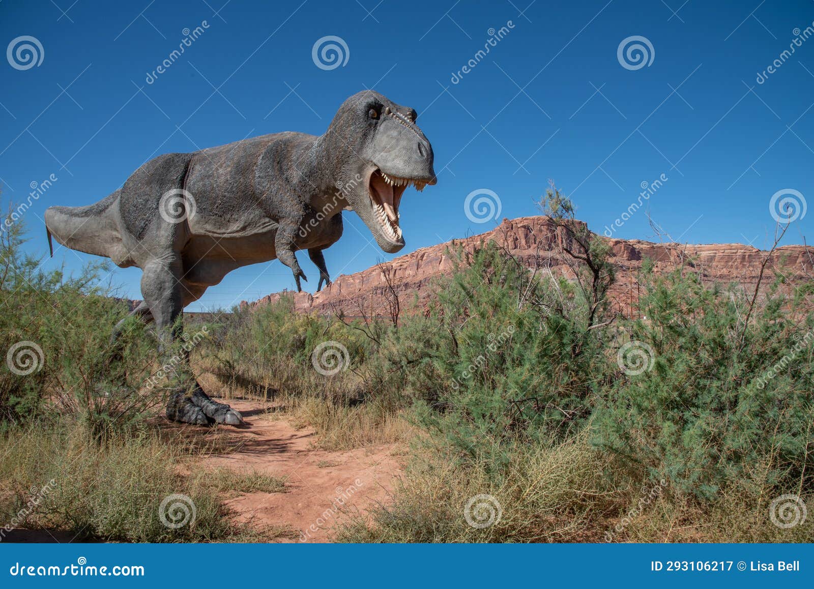T-Rex on the Prowl editorial photography. Image of savanna - 293106217