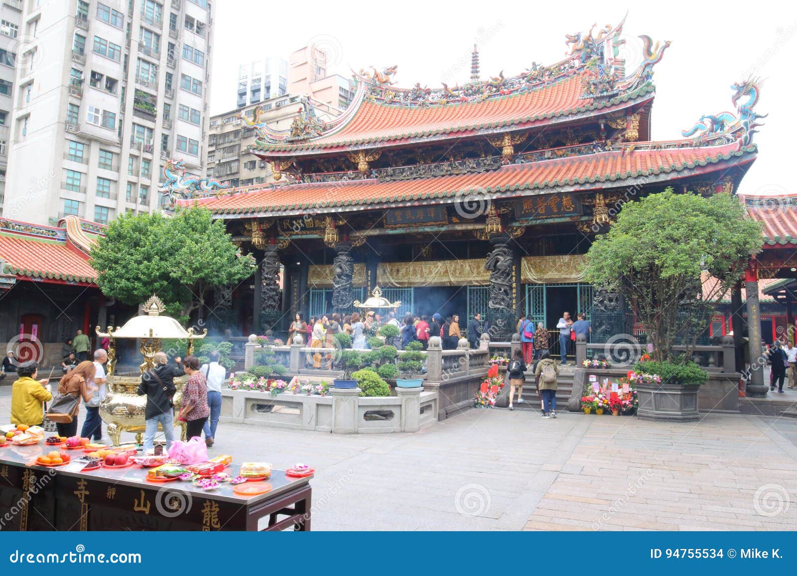 Taïwan : Temple De Lungshan Image stock éditorial - Image du ...