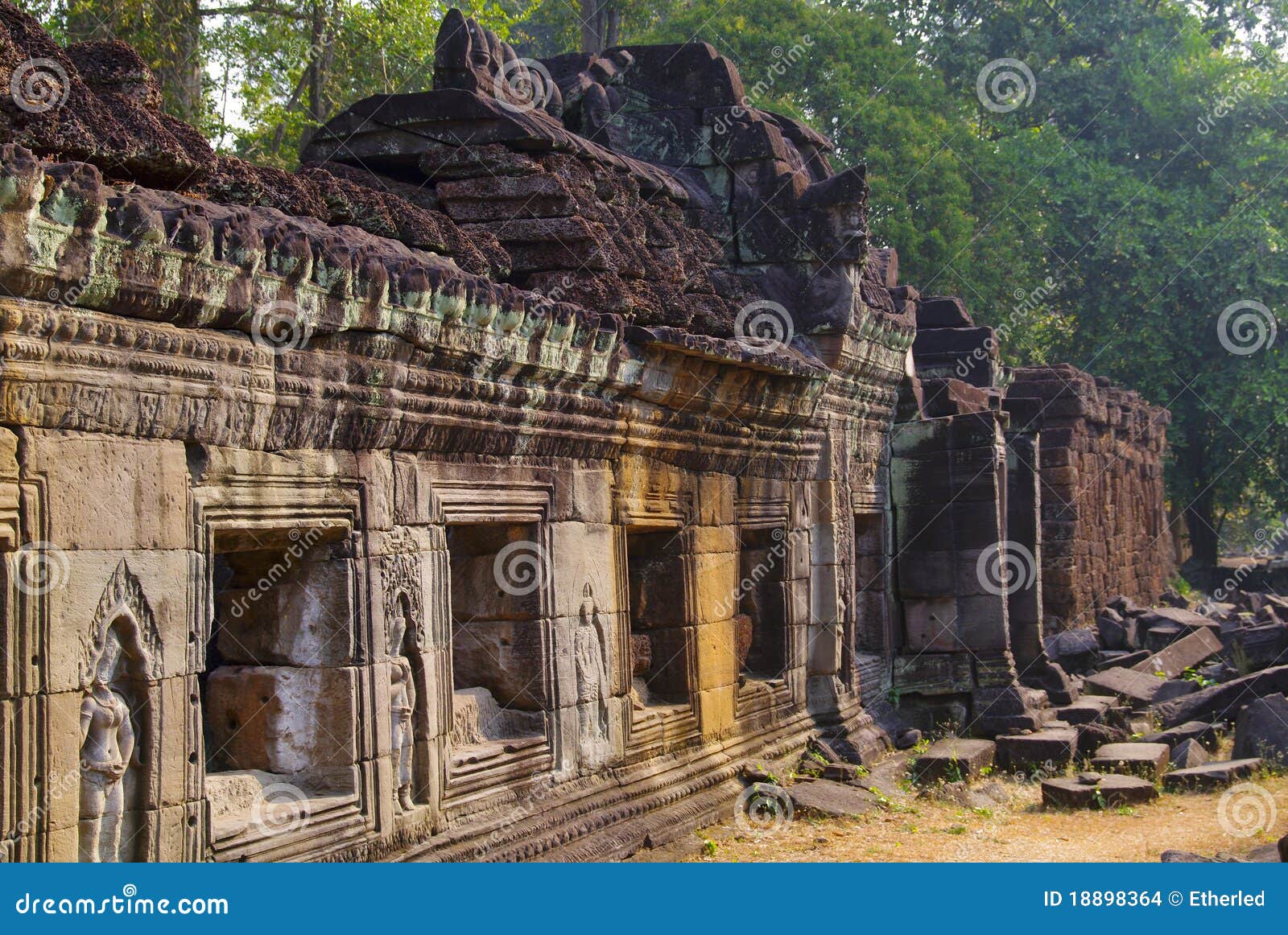 Ta phrom temple in angkor stock photo. Image of century - 18898364