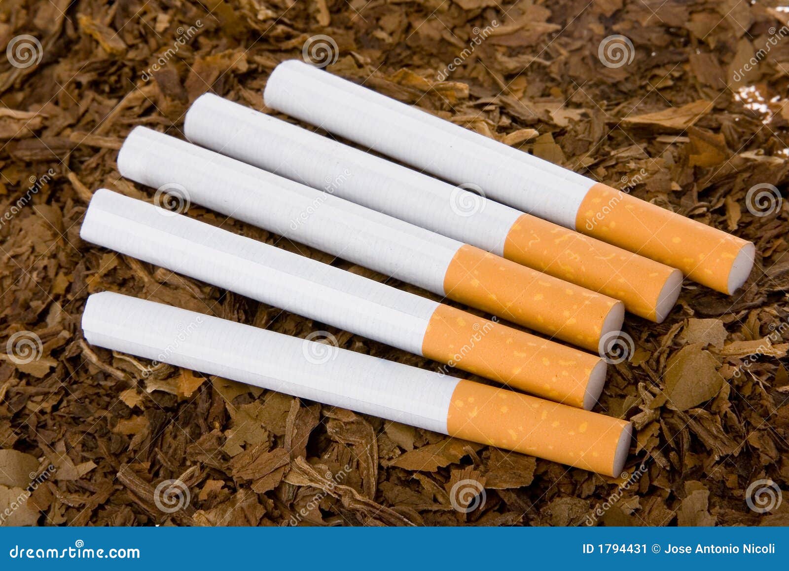 Tabak und Zigaretten 3 stockbild. Bild von zigaretten - 1794431