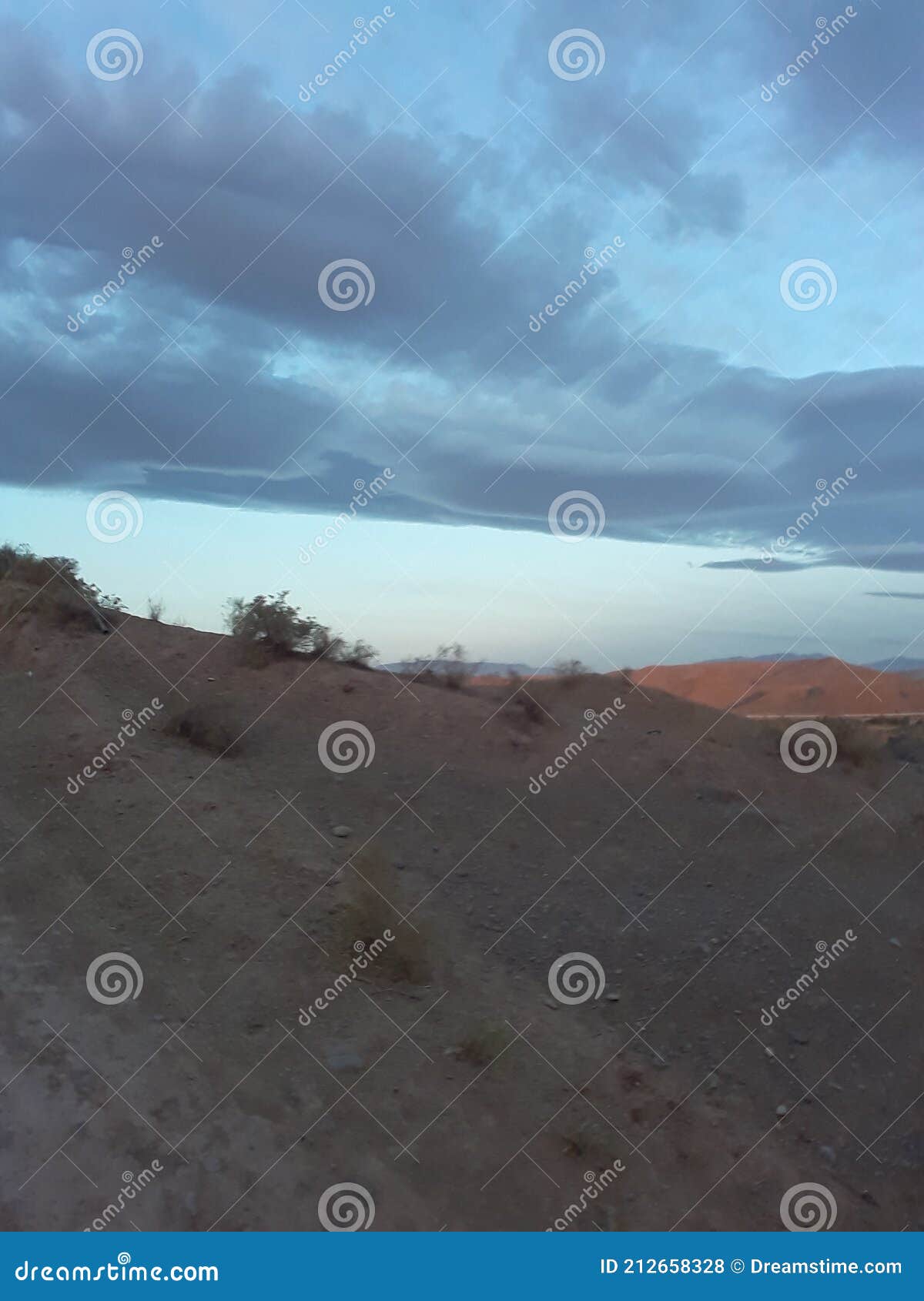 Tabiyat Osmond Bulutlar Kuz 库存照片 - 图片 包括有 楼层, 木头: 212658328