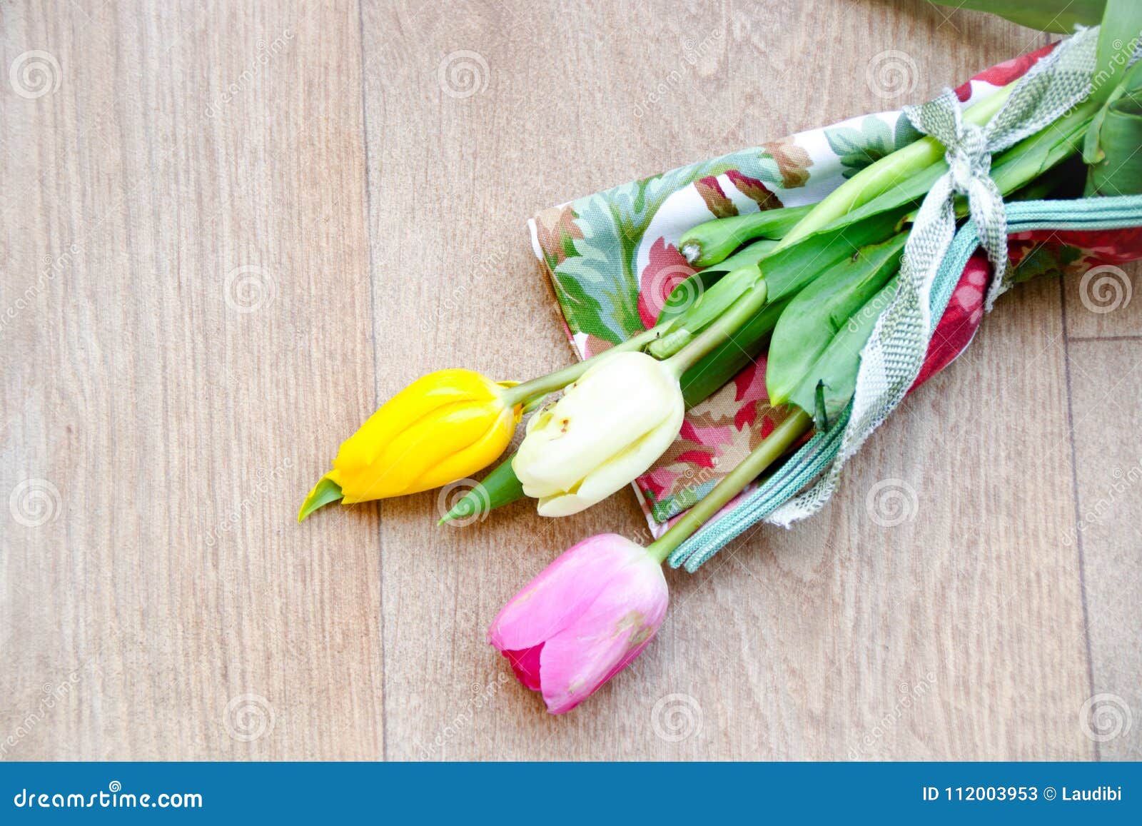 Tabla de la primavera imagen de archivo. Imagen de fondo - 112003953