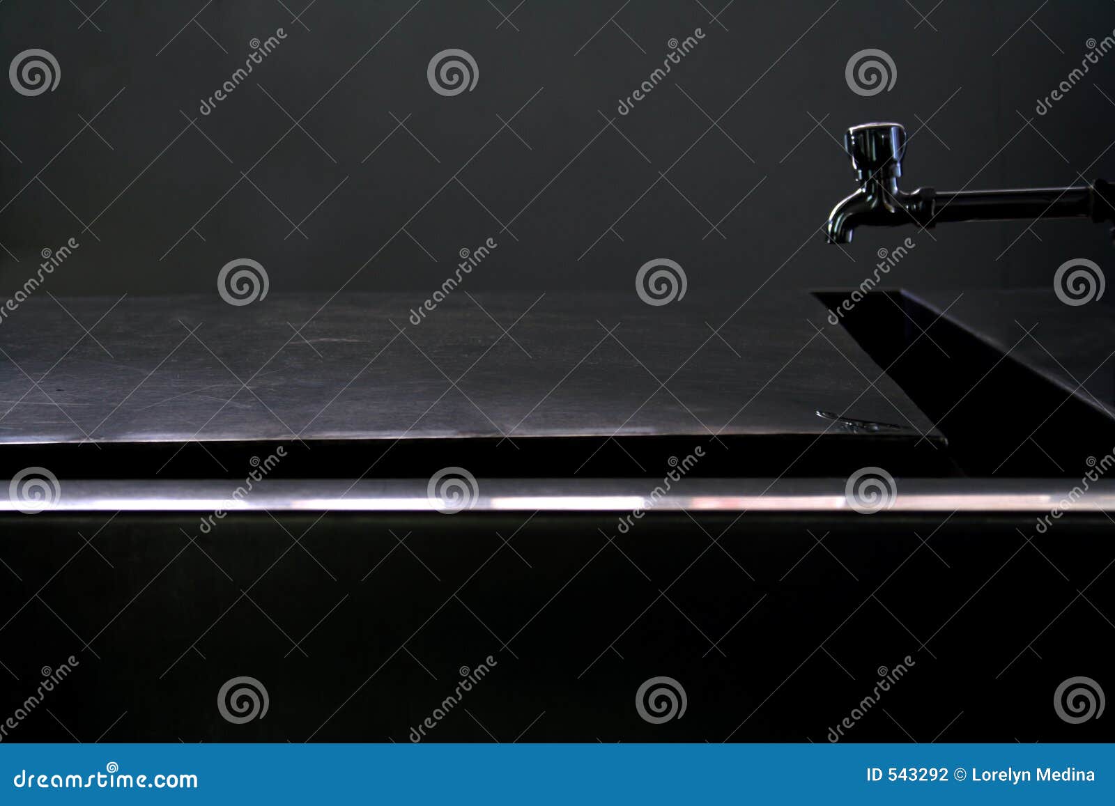 Tabla de Morgue foto de archivo. Imagen de hospital, acero - 543292