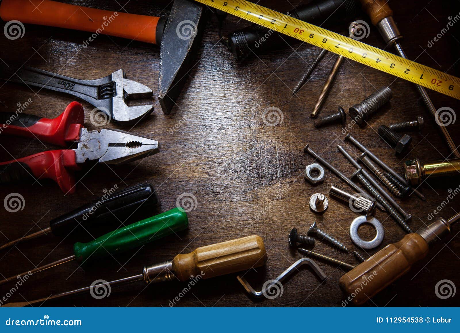 Tabla Del Trabajador Con Los Instrumentos Foto de archivo - Imagen de ...