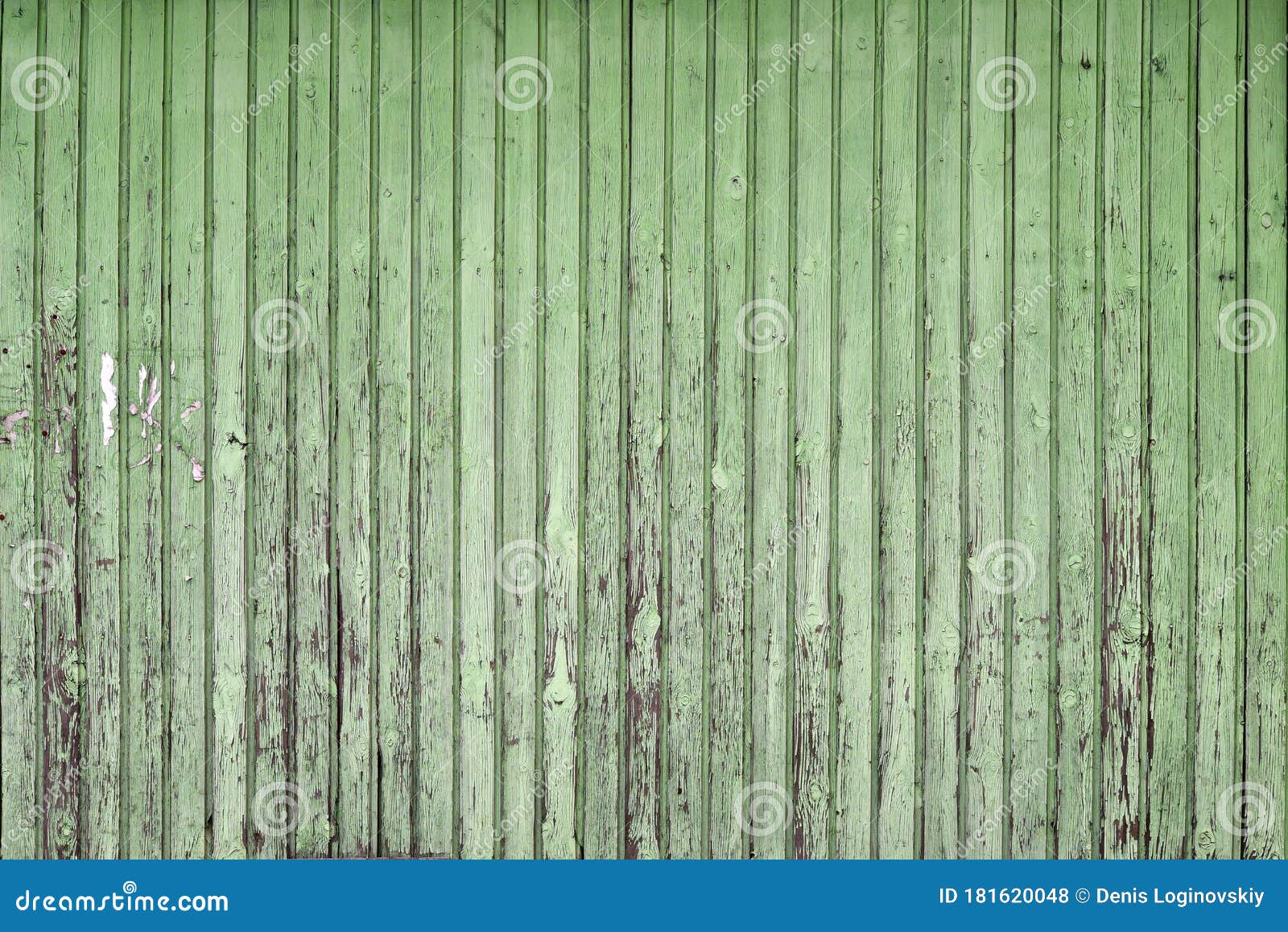 Tablas Antiguas Con Una Pared De Madera De Color Verde Foto de archivo ...