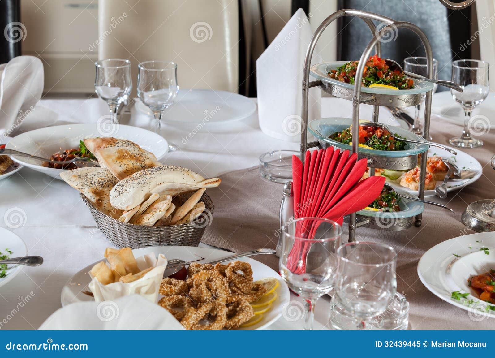 Table arrangement stock image. Image of decoration, enjoy - 32439445