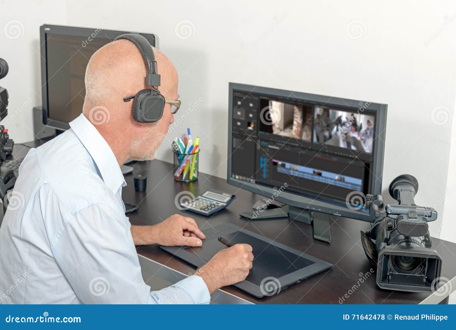 Table De Montage Dans Son Studio Photo stock - Image du production ...