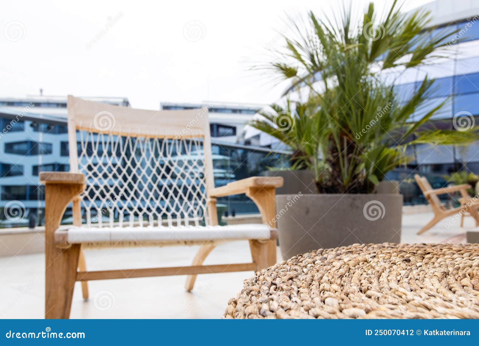 Table Empty Background in Outdoor Cafe , Modern Restaurant Background ...