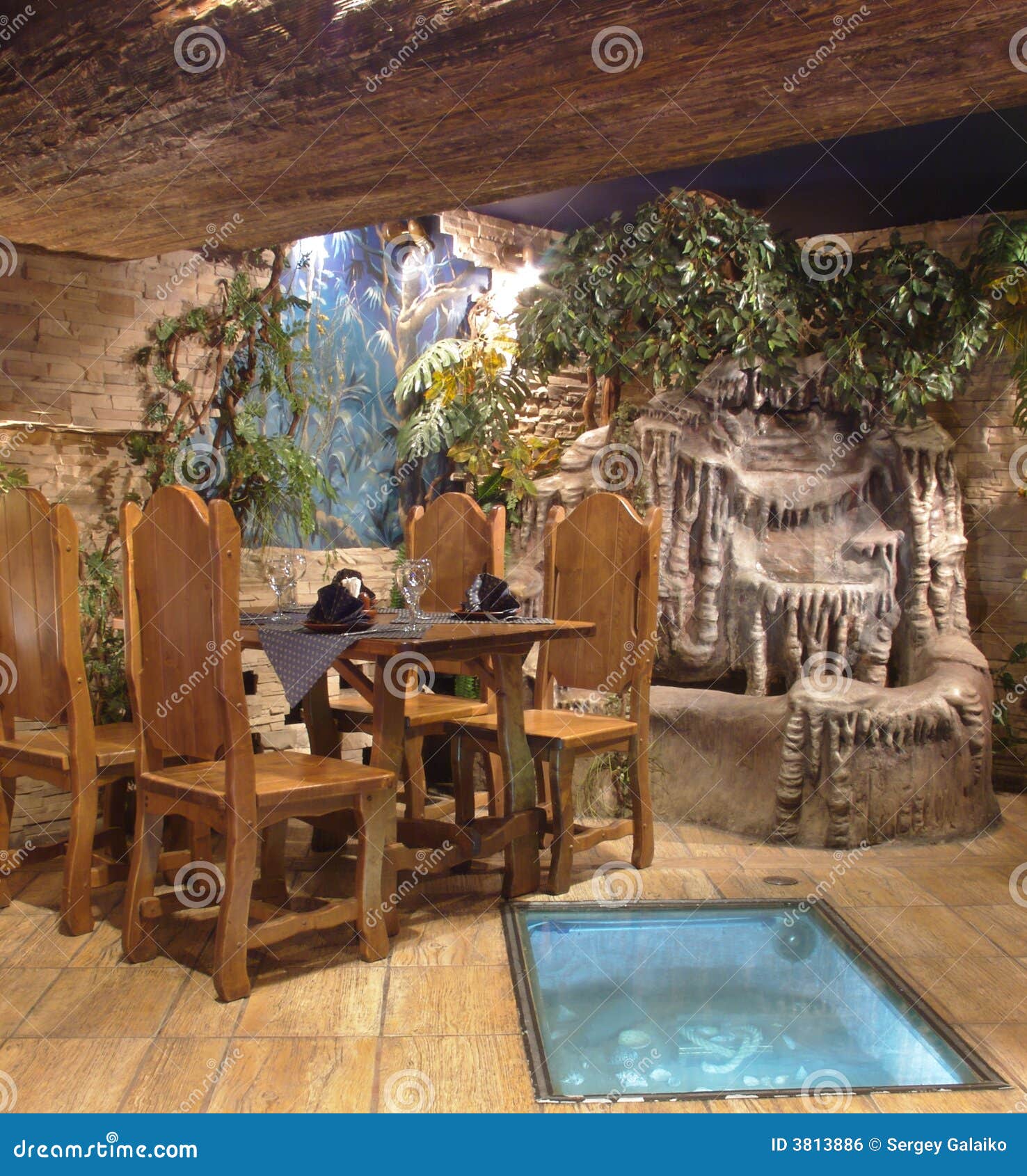 Table of the fountain. stock photo. Image of dinner, ceremony - 3813886