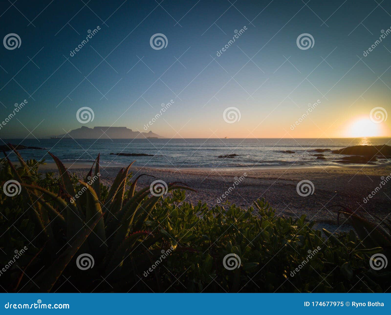 Table Mountain Cape Town Sunset Stock Image - Image of mountain ...