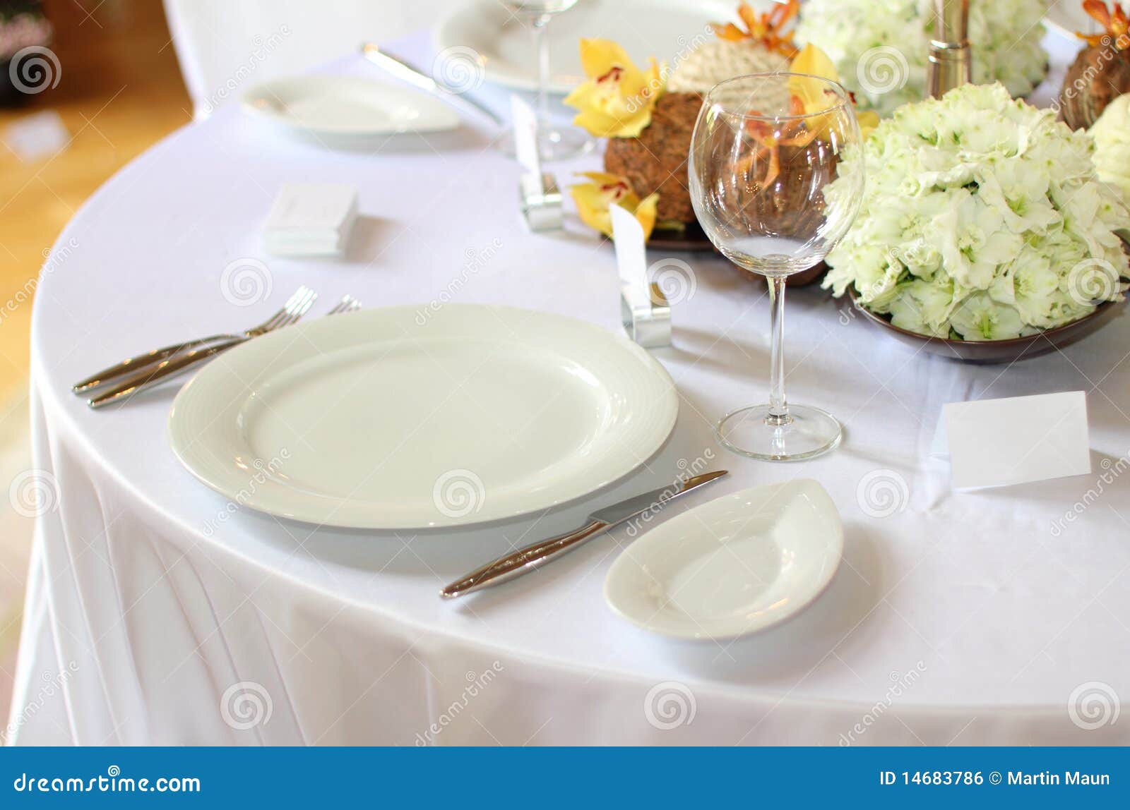 Table Set for a Wedding Dinner Stock Photo - Image of reception, cloth ...