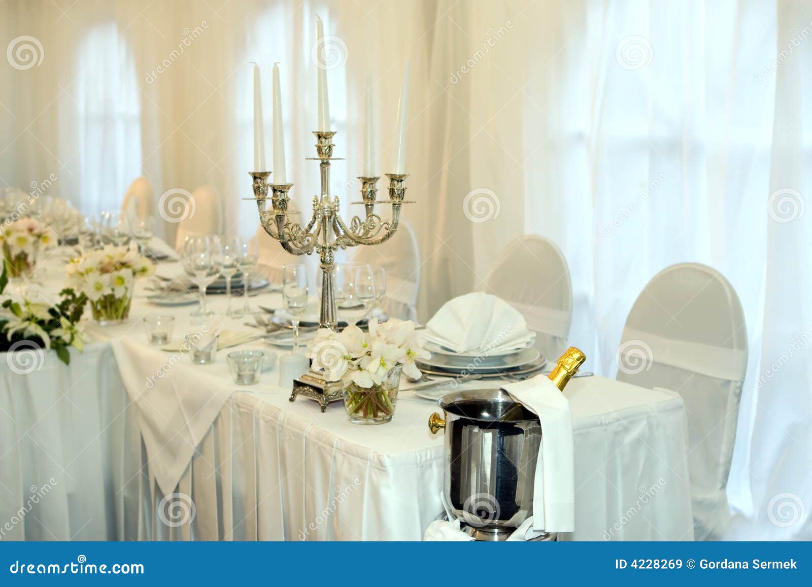Table Set for a Wedding Dinner Stock Image - Image of decor, marriage ...