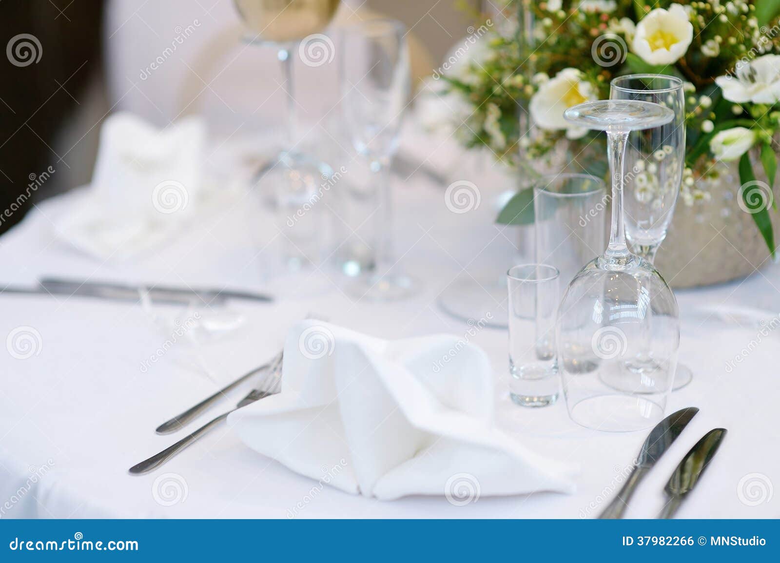 Table Setting for an Event Party Stock Photo - Image of elegant, event ...