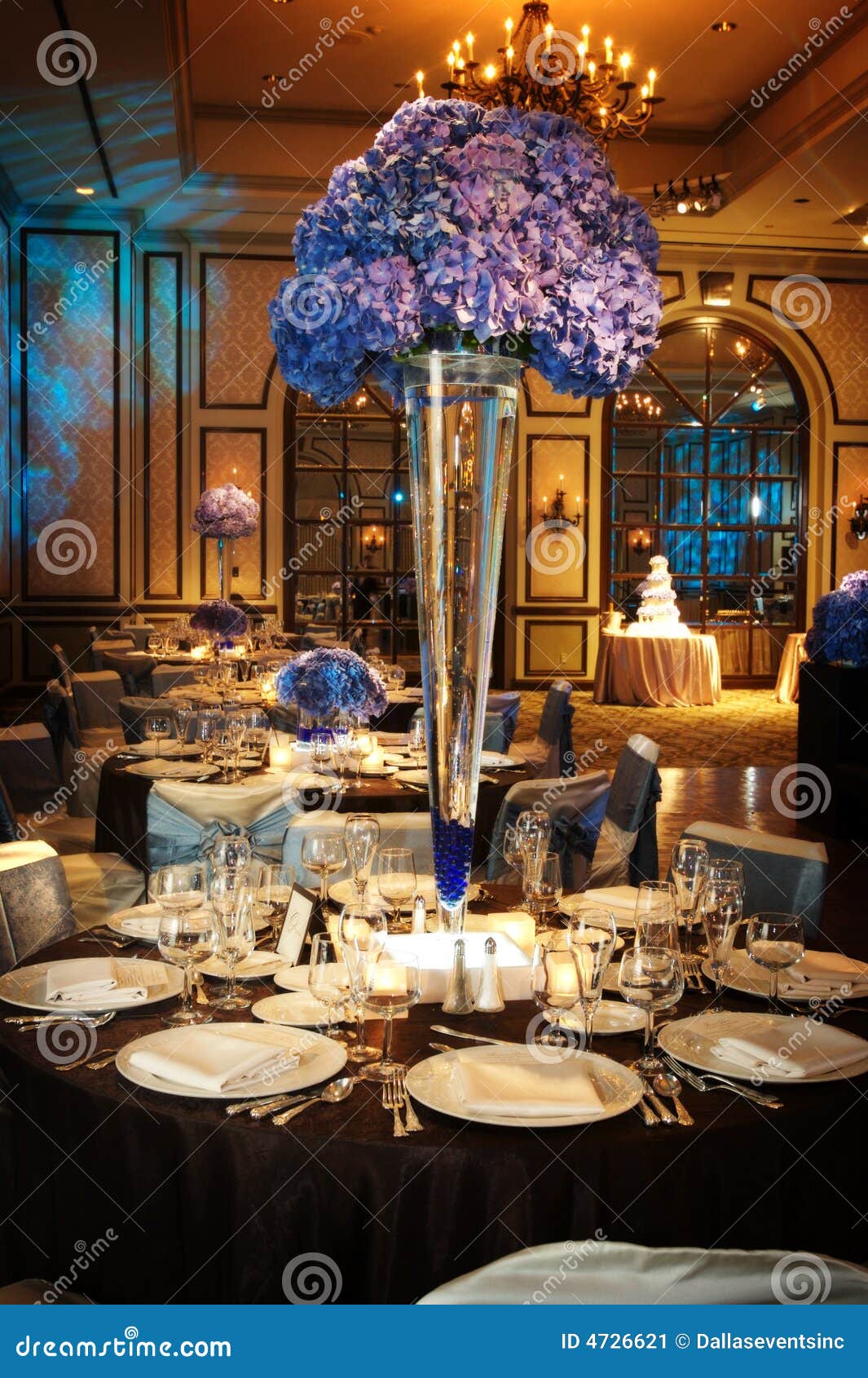 Table Setting at a Luxury Wedding Reception Stock Image - Image of ...