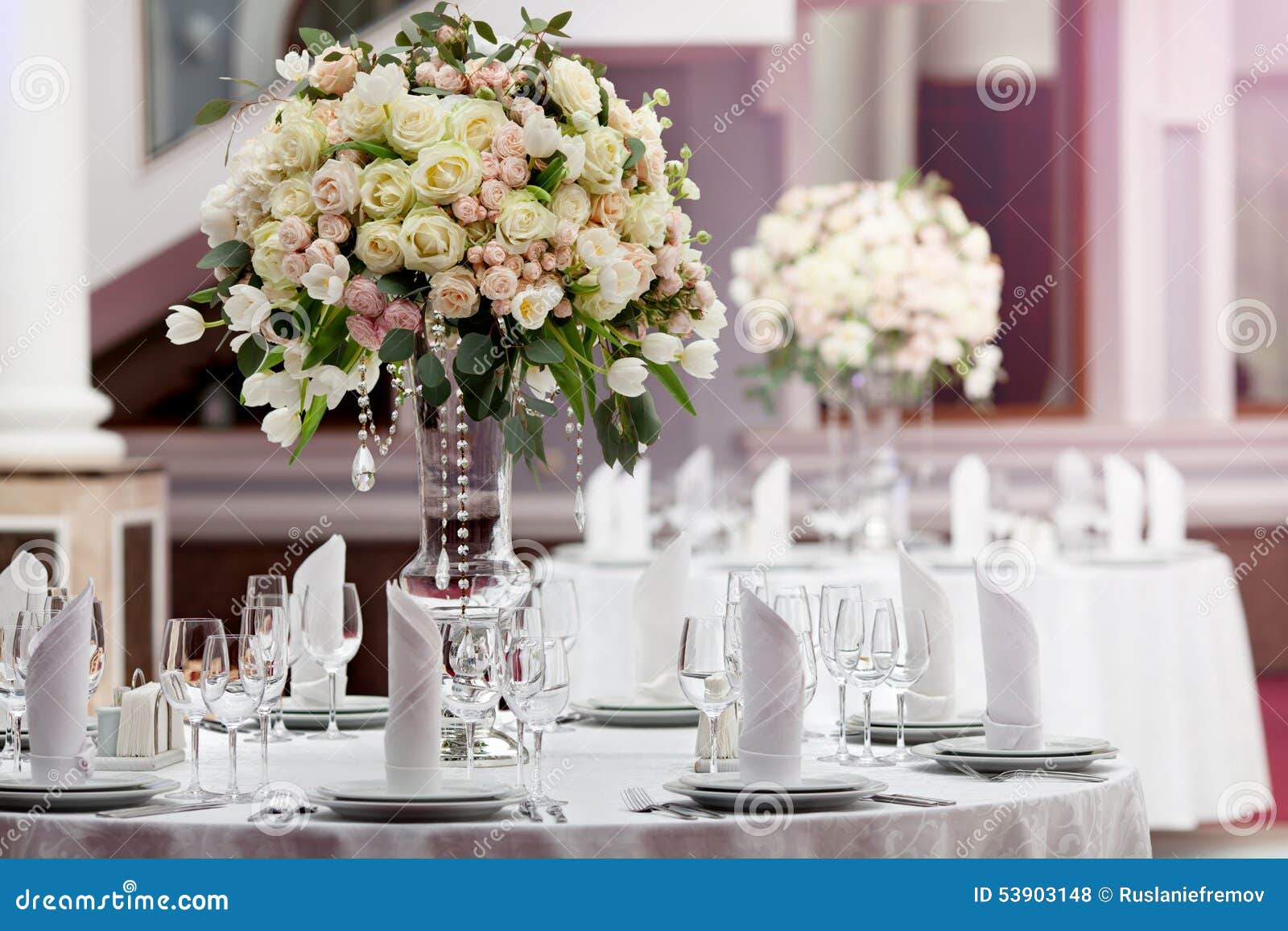 Table Setting at a Luxury Wedding Reception Stock Photo - Image of ...