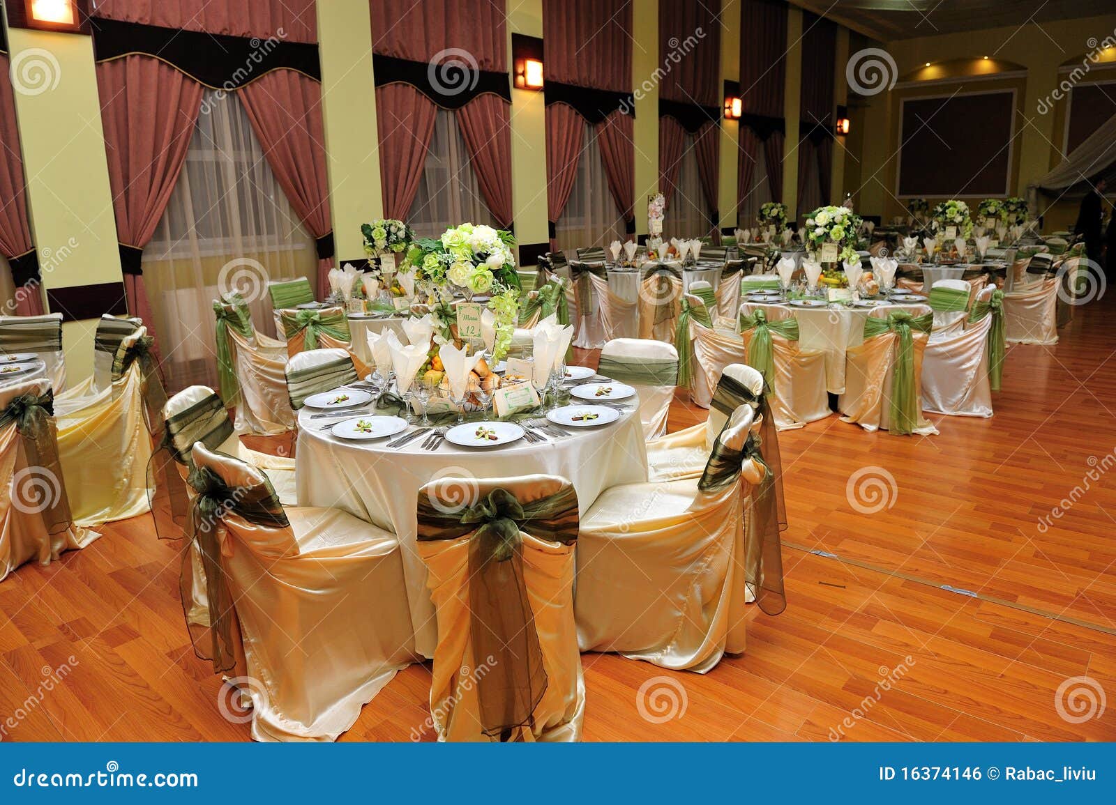 Table setting - wedding stock photo. Image of glass, dinner - 16374146