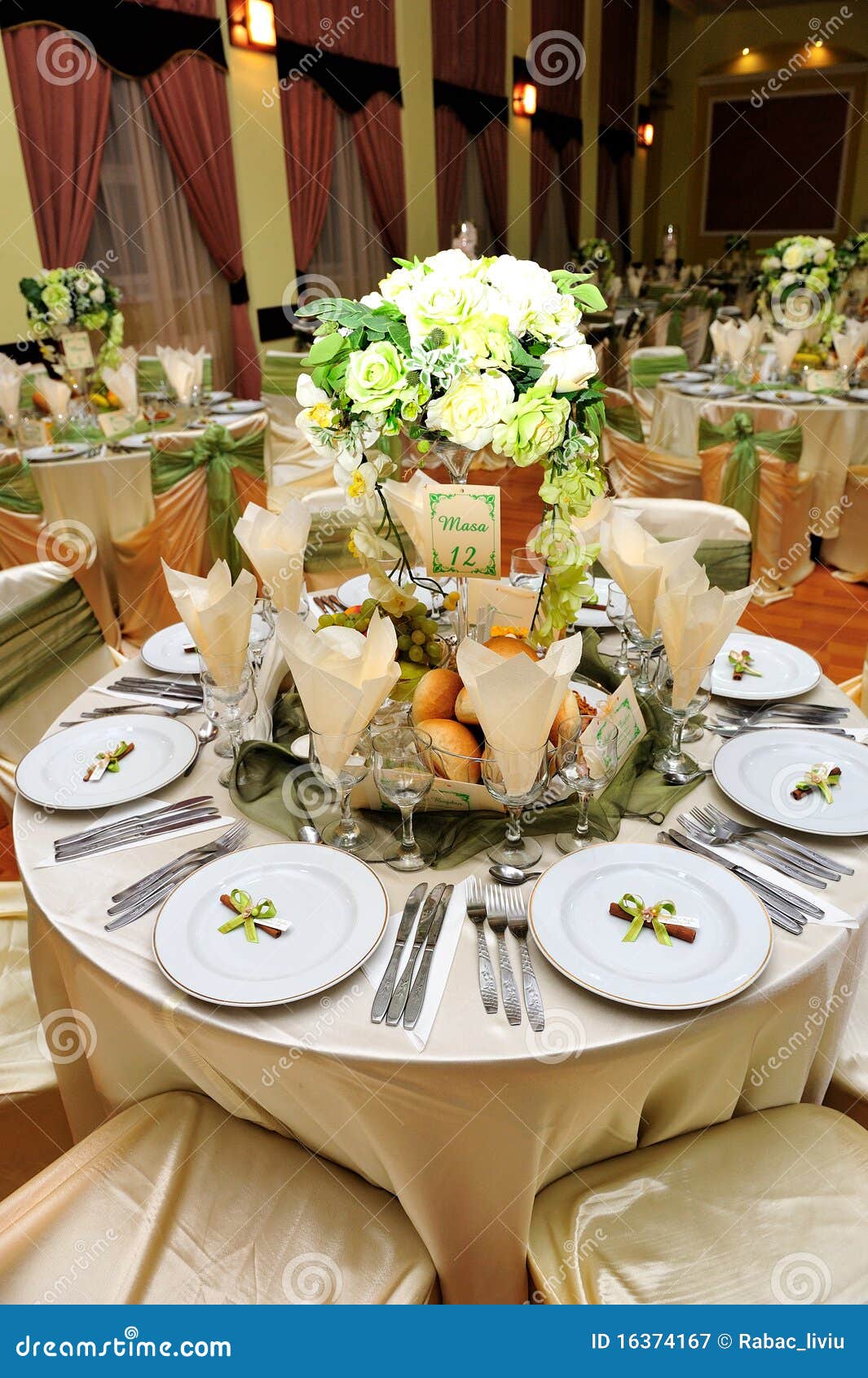 Table setting - wedding stock image. Image of decoration - 16374167