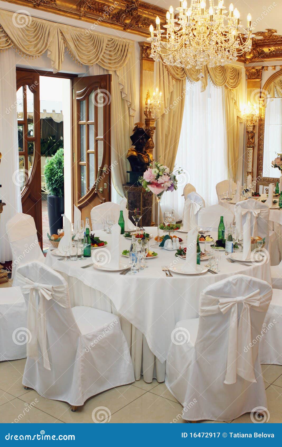 Table Setting at a Wedding Reception Stock Image - Image of hotel ...