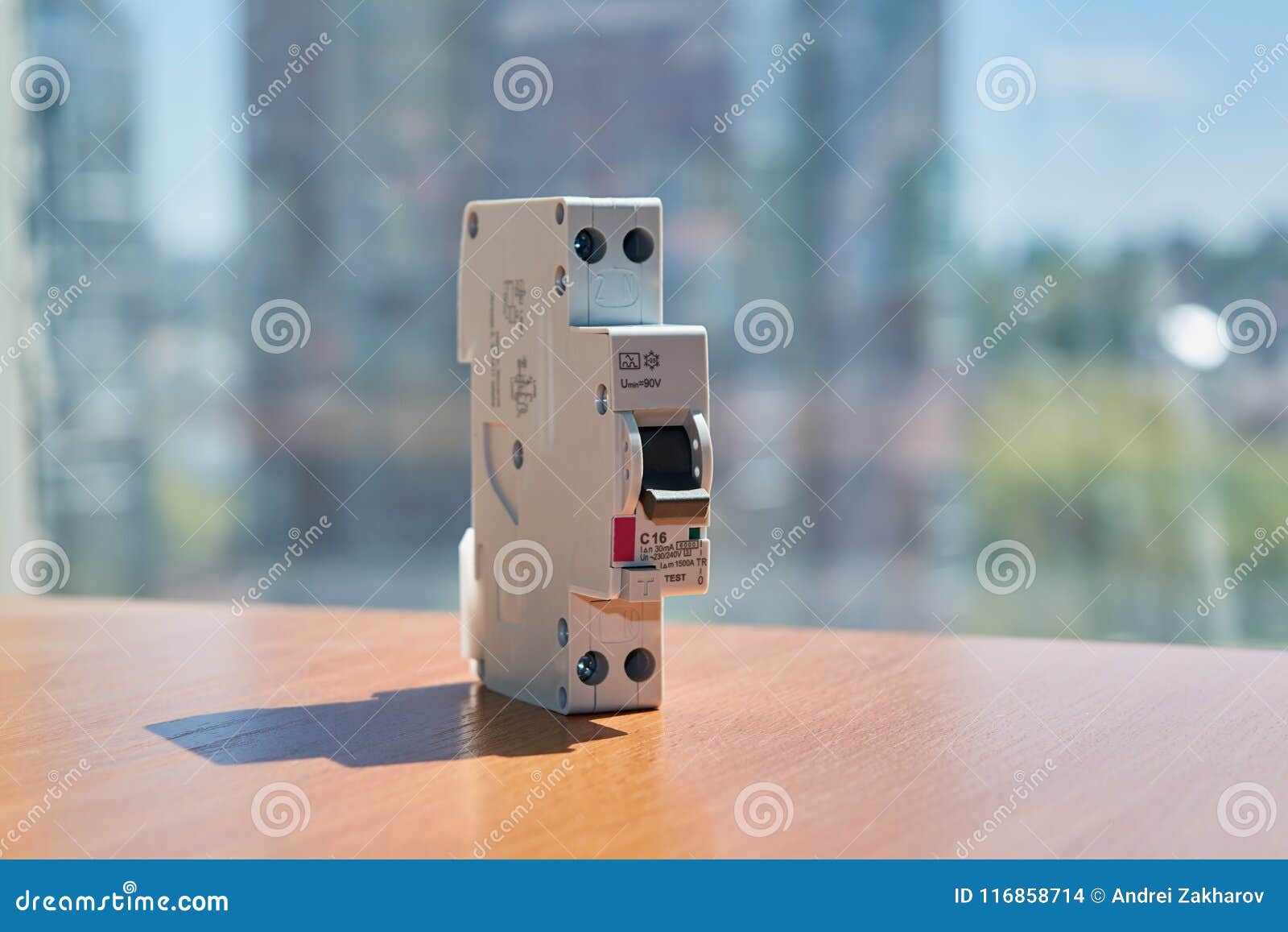 On the Table There is an Automatic Switch of Differential Current in a ...