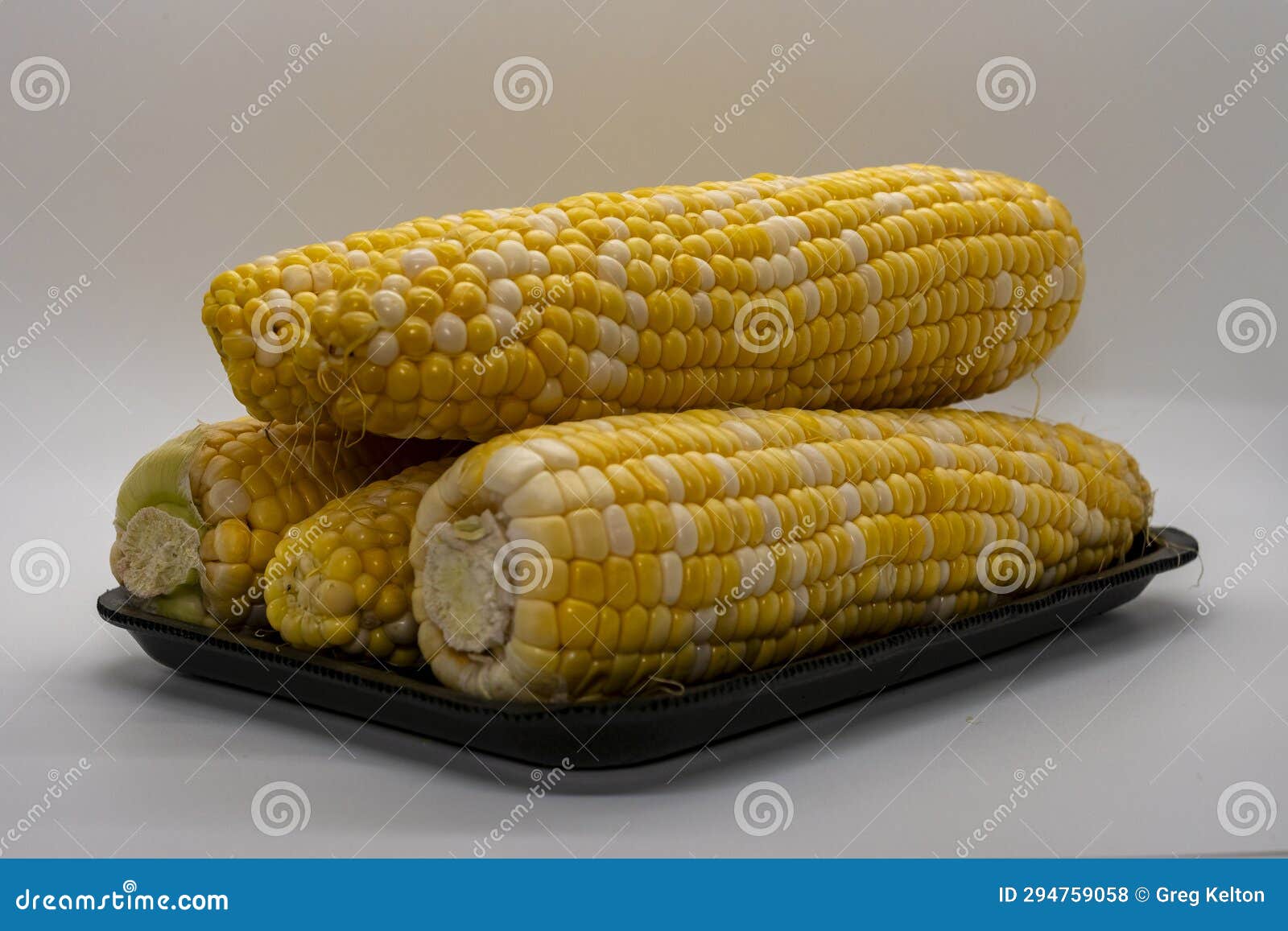 Table Top View of Corn on the Cob, Whit a White Background, in a Black ...