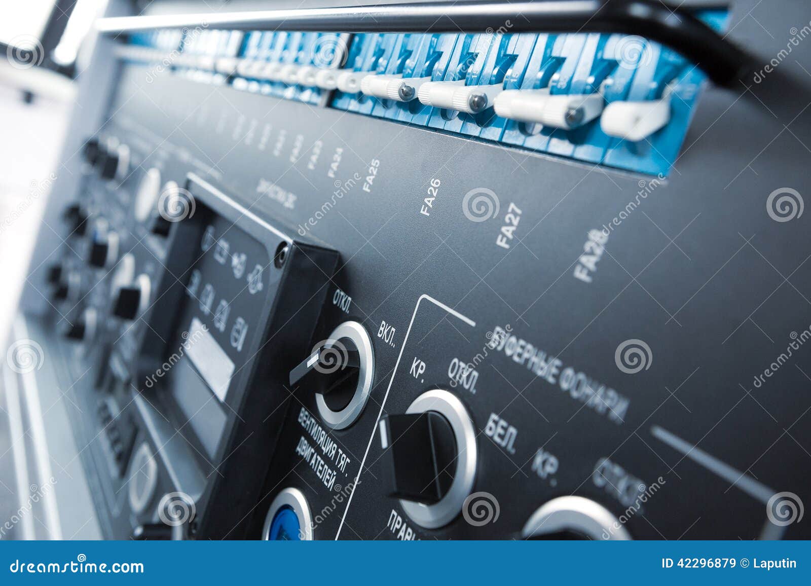 Tableau de bord de train image stock. Image du indoors - 42296879