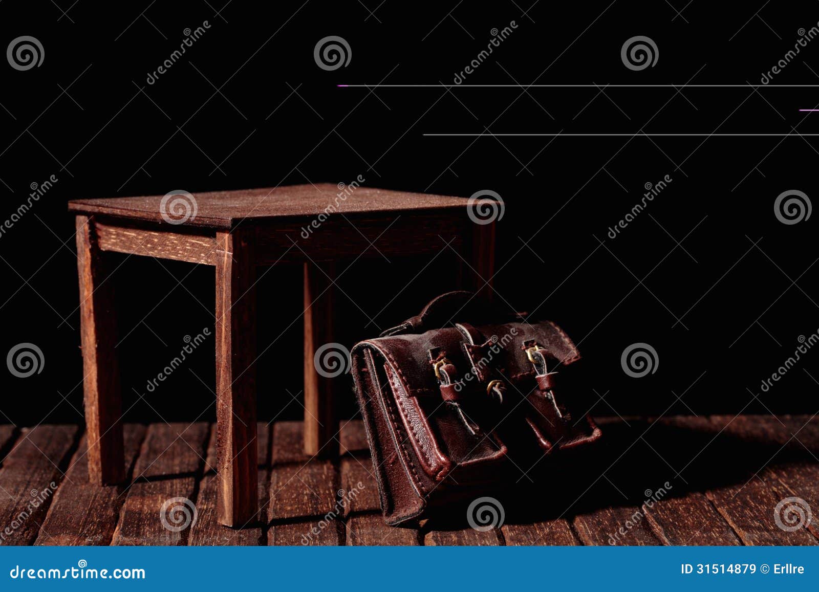 Tableau et sac image stock. Image du cuir, bois, étage - 31514879