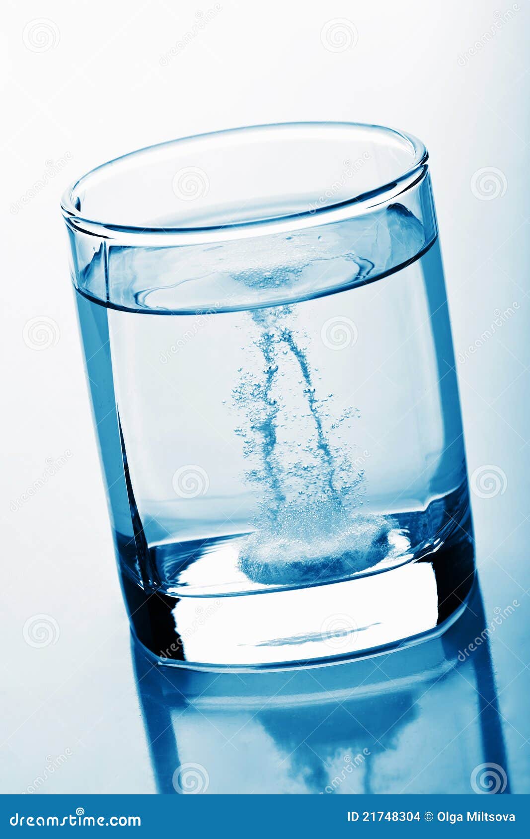 Tablet in glass of water stock photo. Image of headache - 21748304