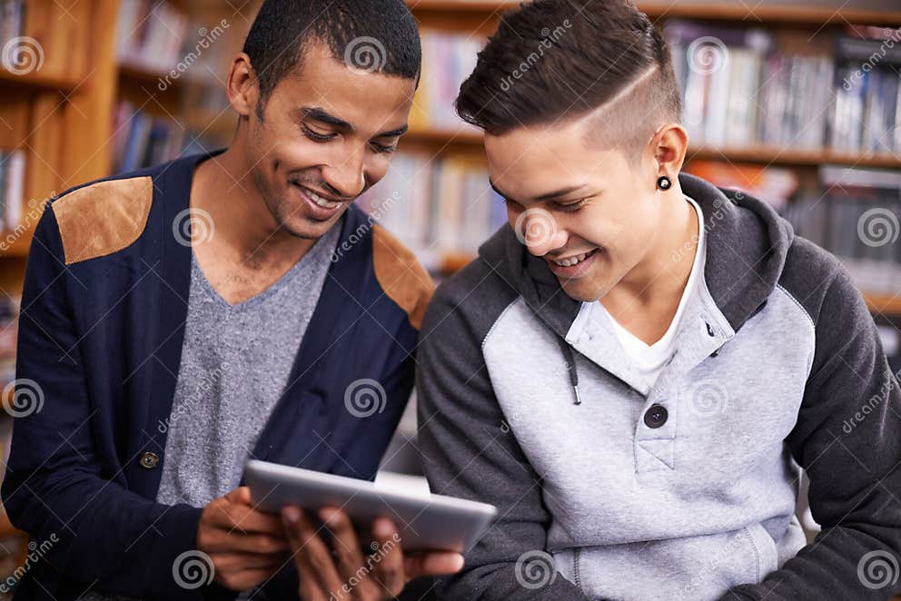 Tablet, Students or Talking of Elearning in Library or Diversity for Academic Research in ...