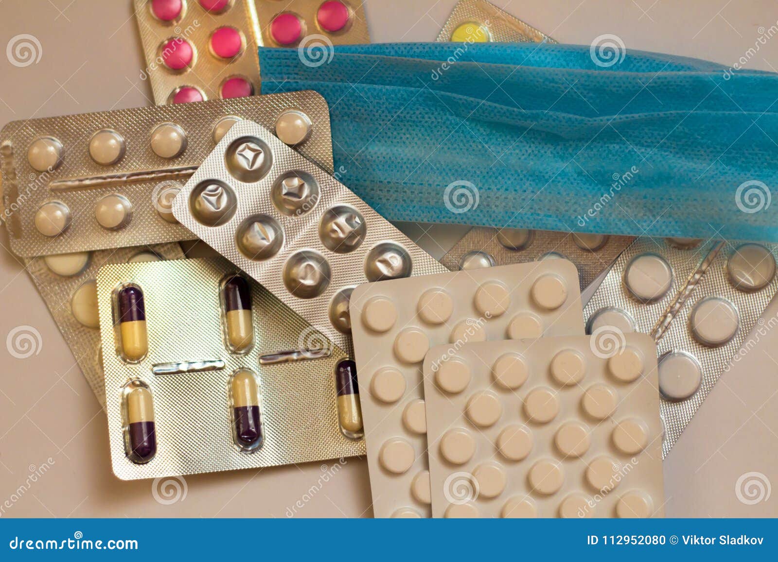 Tabletten stock foto. Image of medisch, medicijn, zorg - 112952080