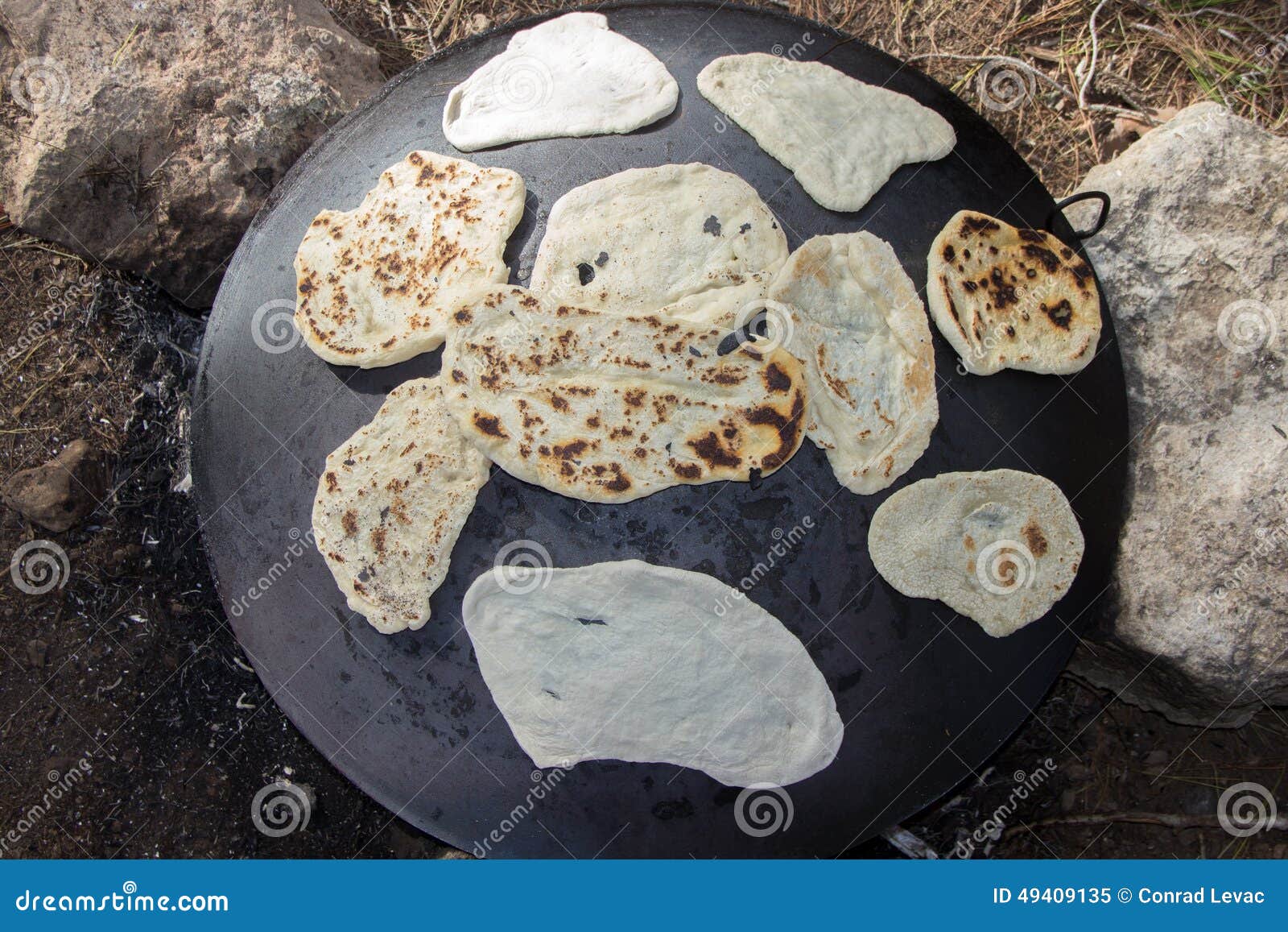 Tabun a Traditional Way of Making Daruze Pita Bread Stock Image - Image ...