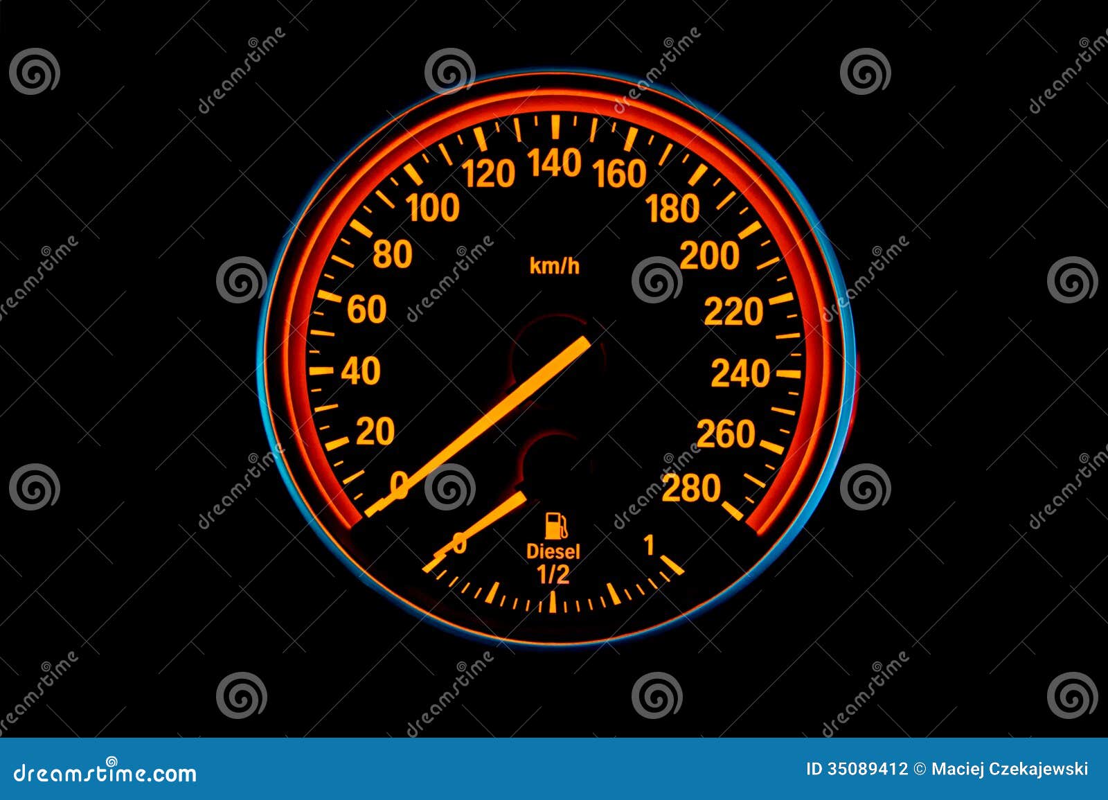 Tachimetro illuminato fotografia stock. Immagine di chilometro - 35089412